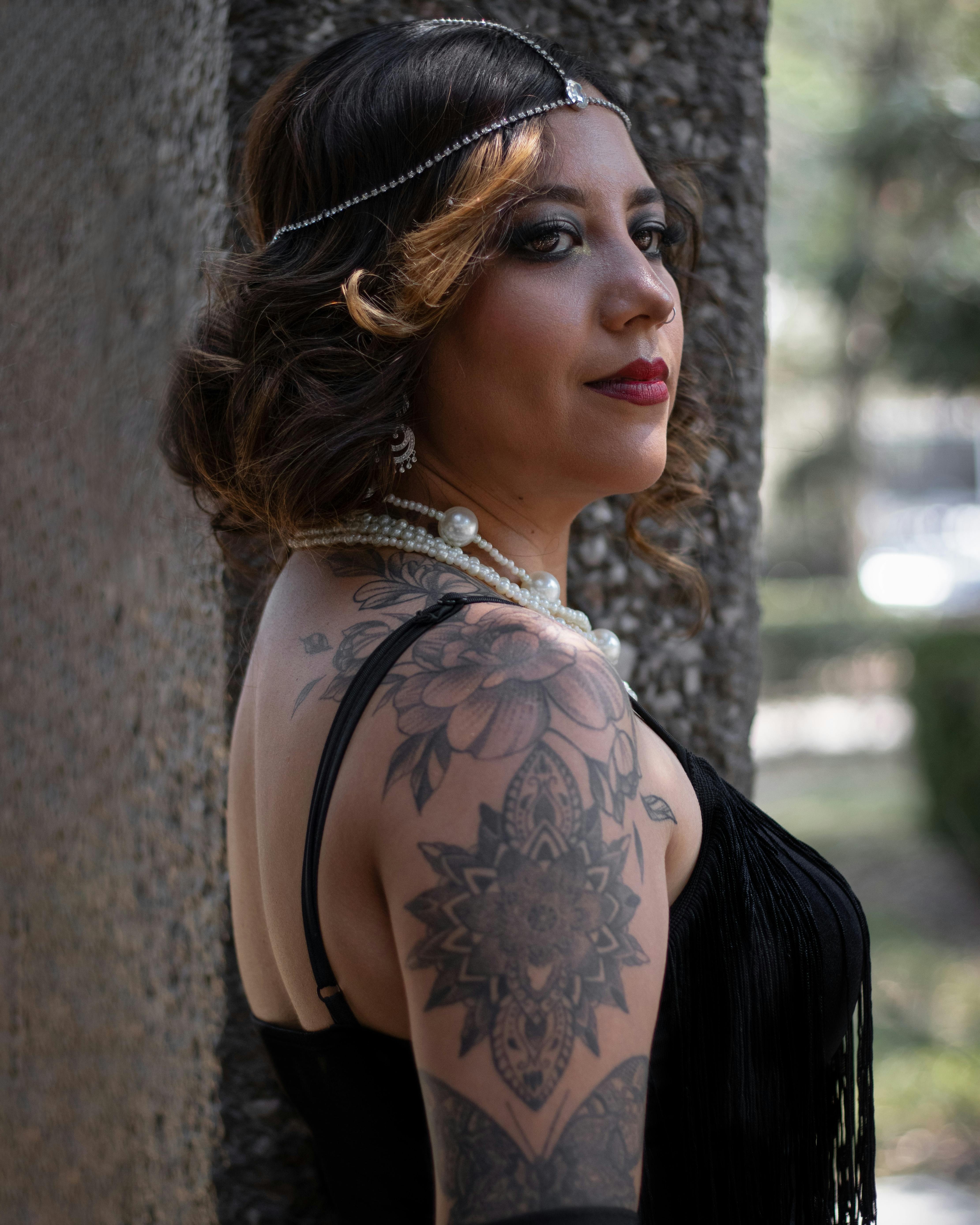 Woman Shoulder Photos, Download The BEST Free Woman Shoulder Stock ...