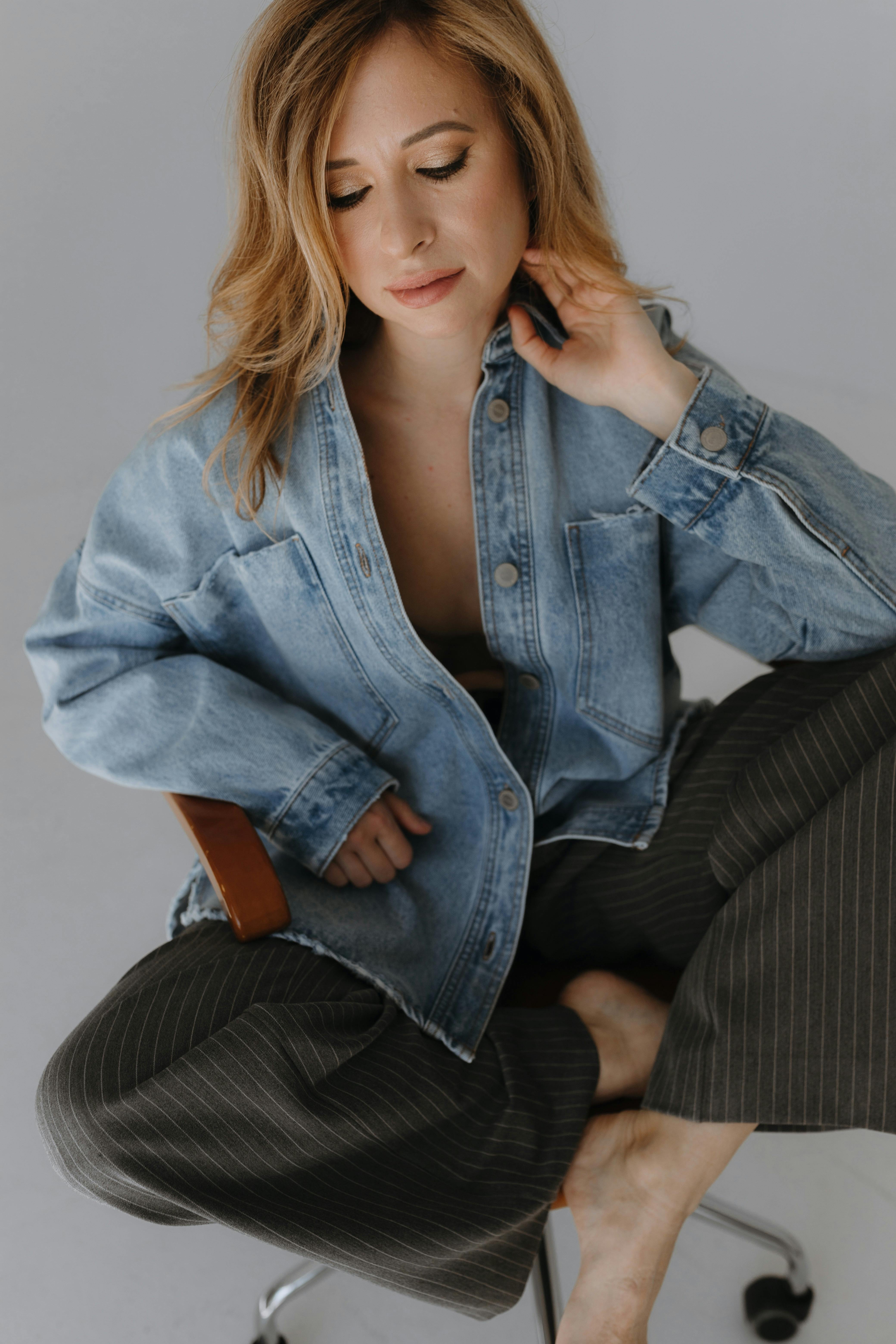 Foto de stock gratuita sobre belleza, calma, casual, chaqueta de jean ...