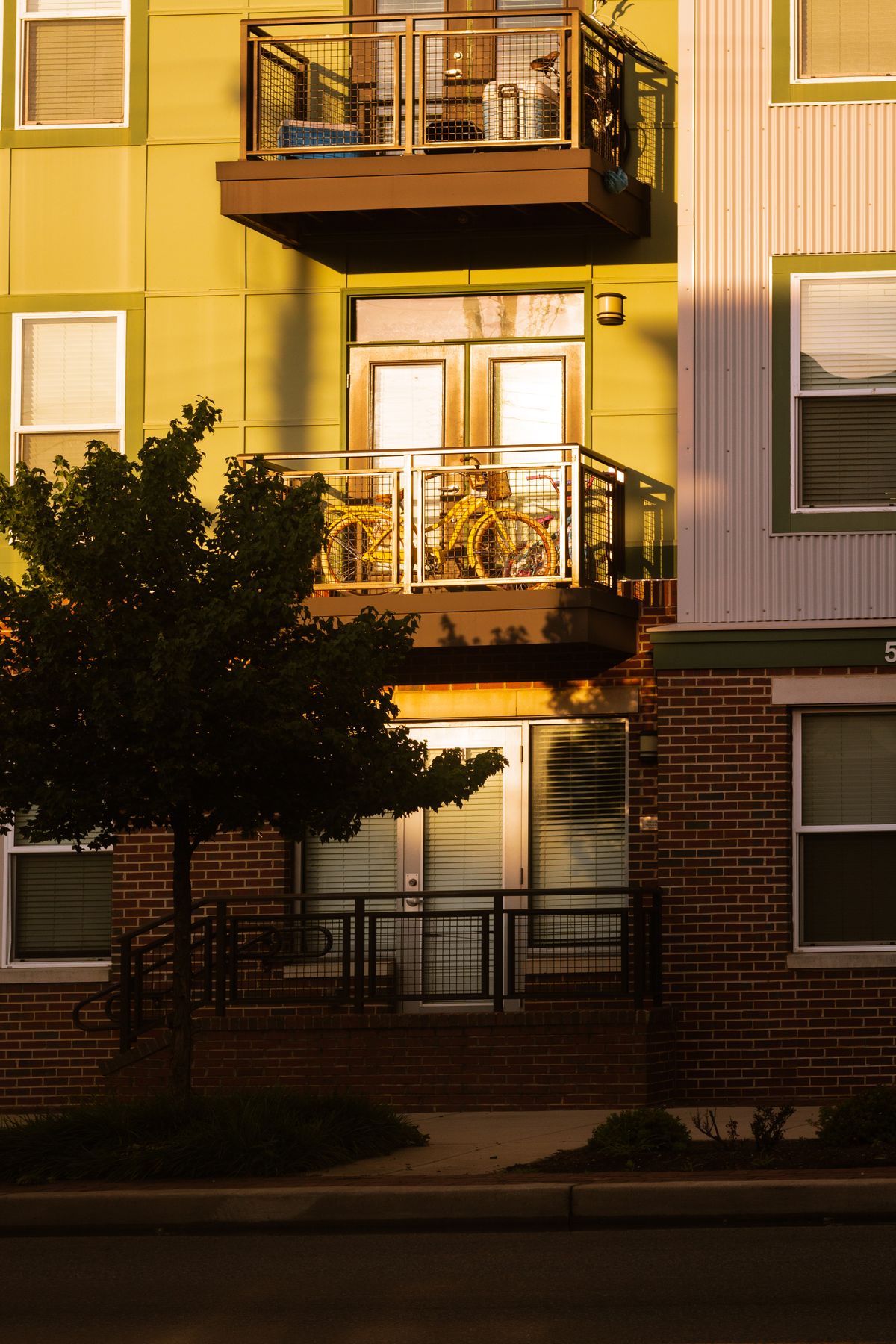 Apartment Building Photos, Download The BEST Free Apartment Building ...