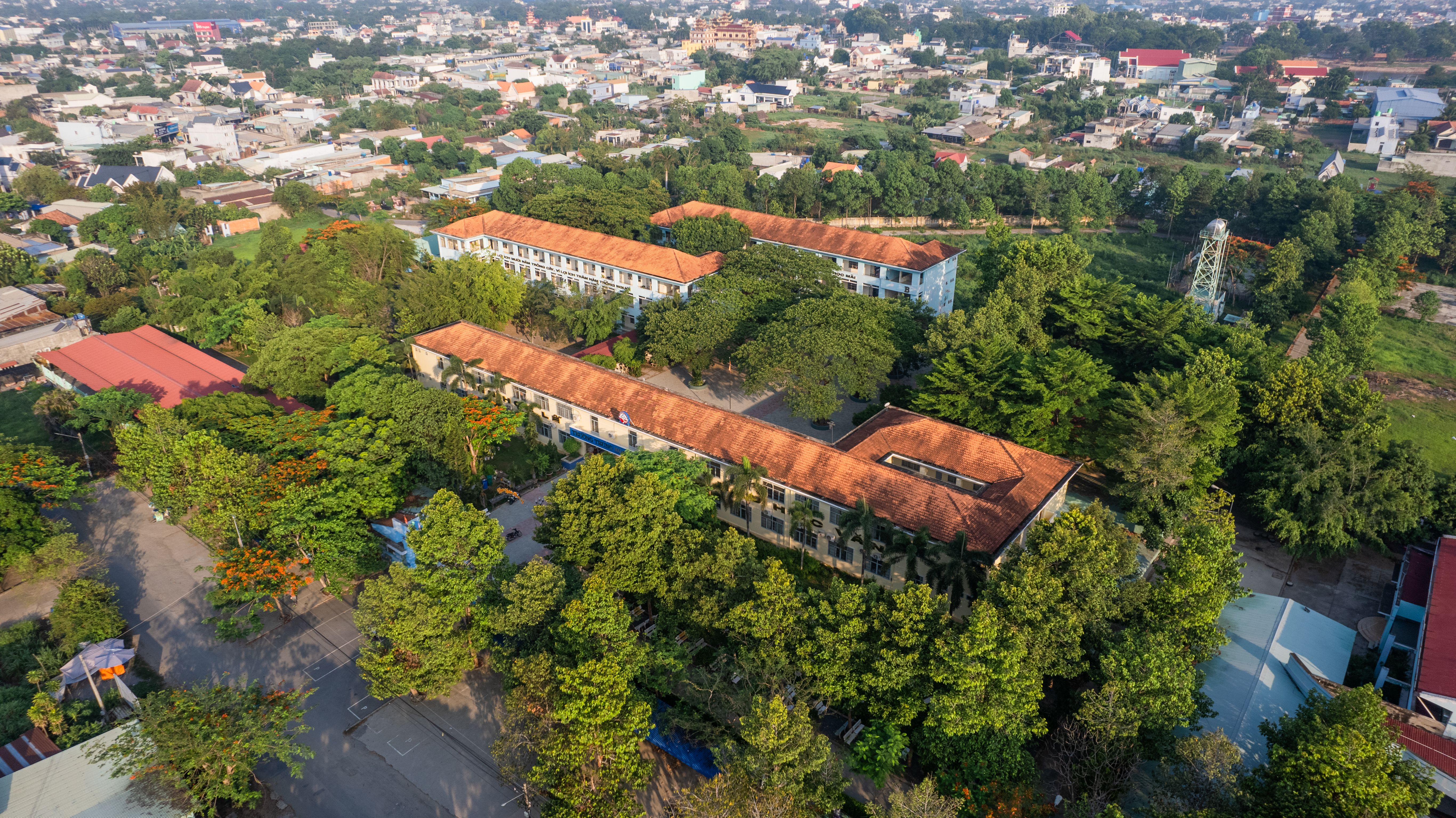 Aerial Views Of School Photos, Download The BEST Free Aerial Views Of ...