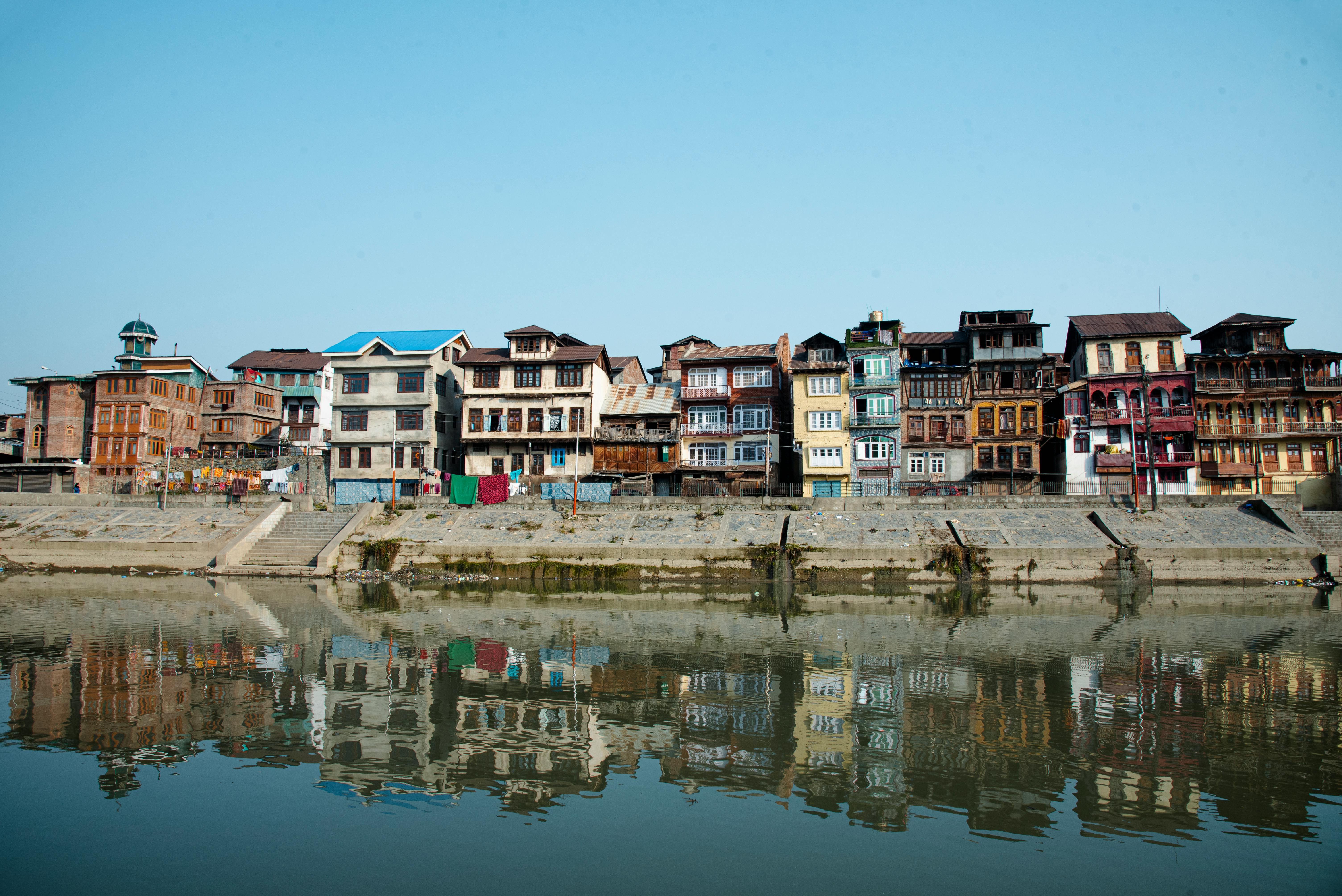 Traditional Tenements by the Port in Kashmir · Free Stock Photo
