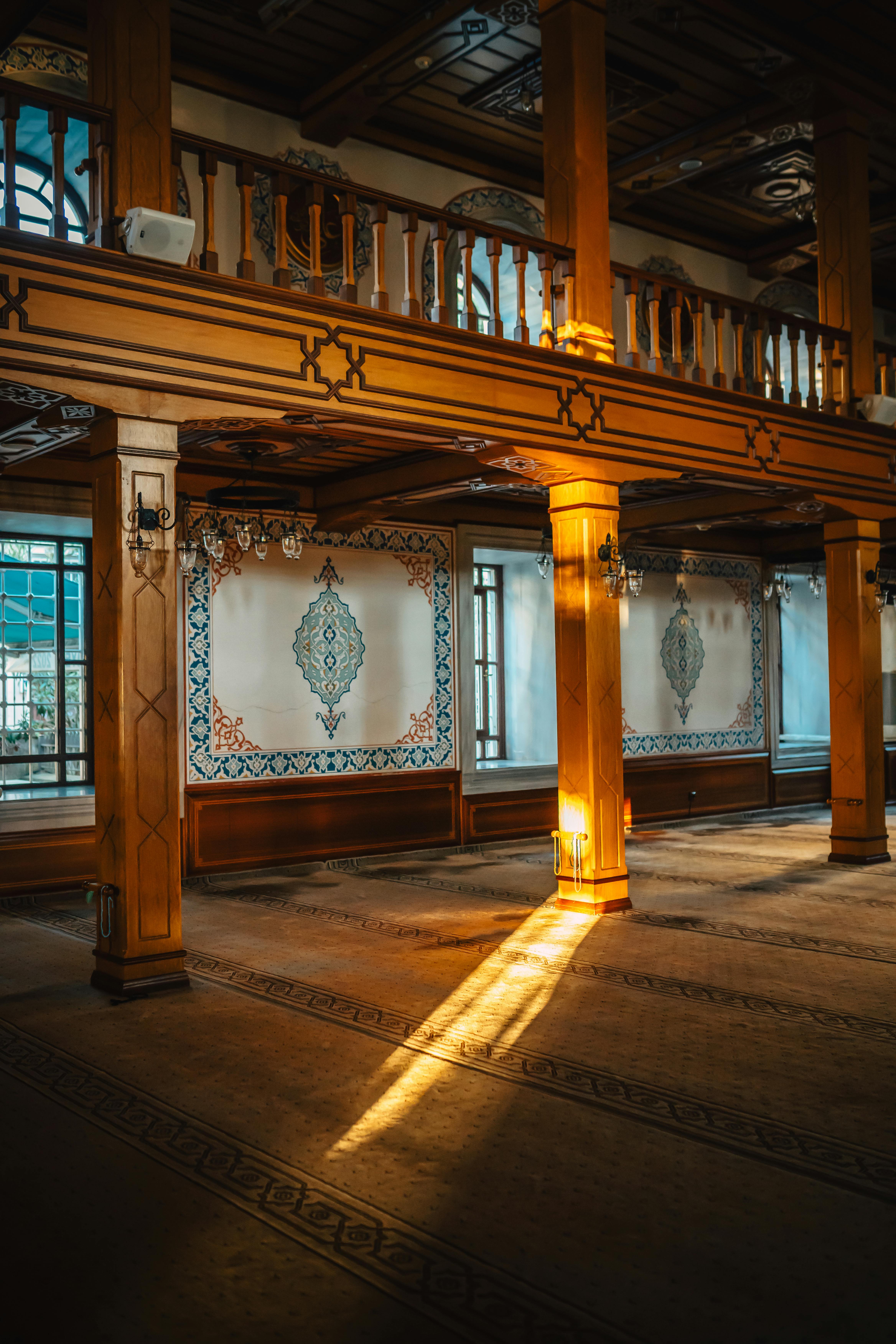 Sunlight in Serbostani Mustafa Aga Mosque · Free Stock Photo