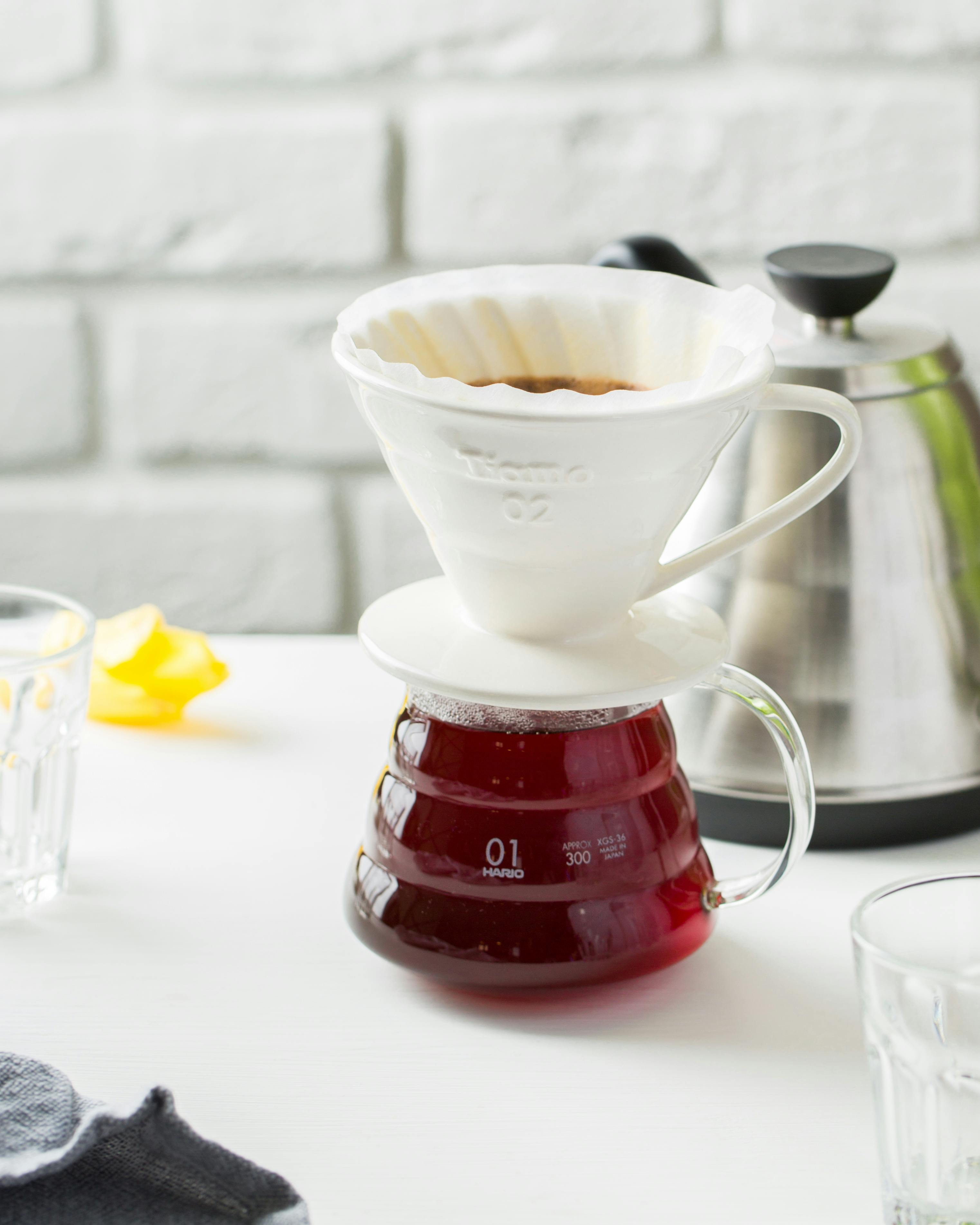 Coffee Pour Over Pot At Home Photos, Download The BEST Free Coffee Pour ...