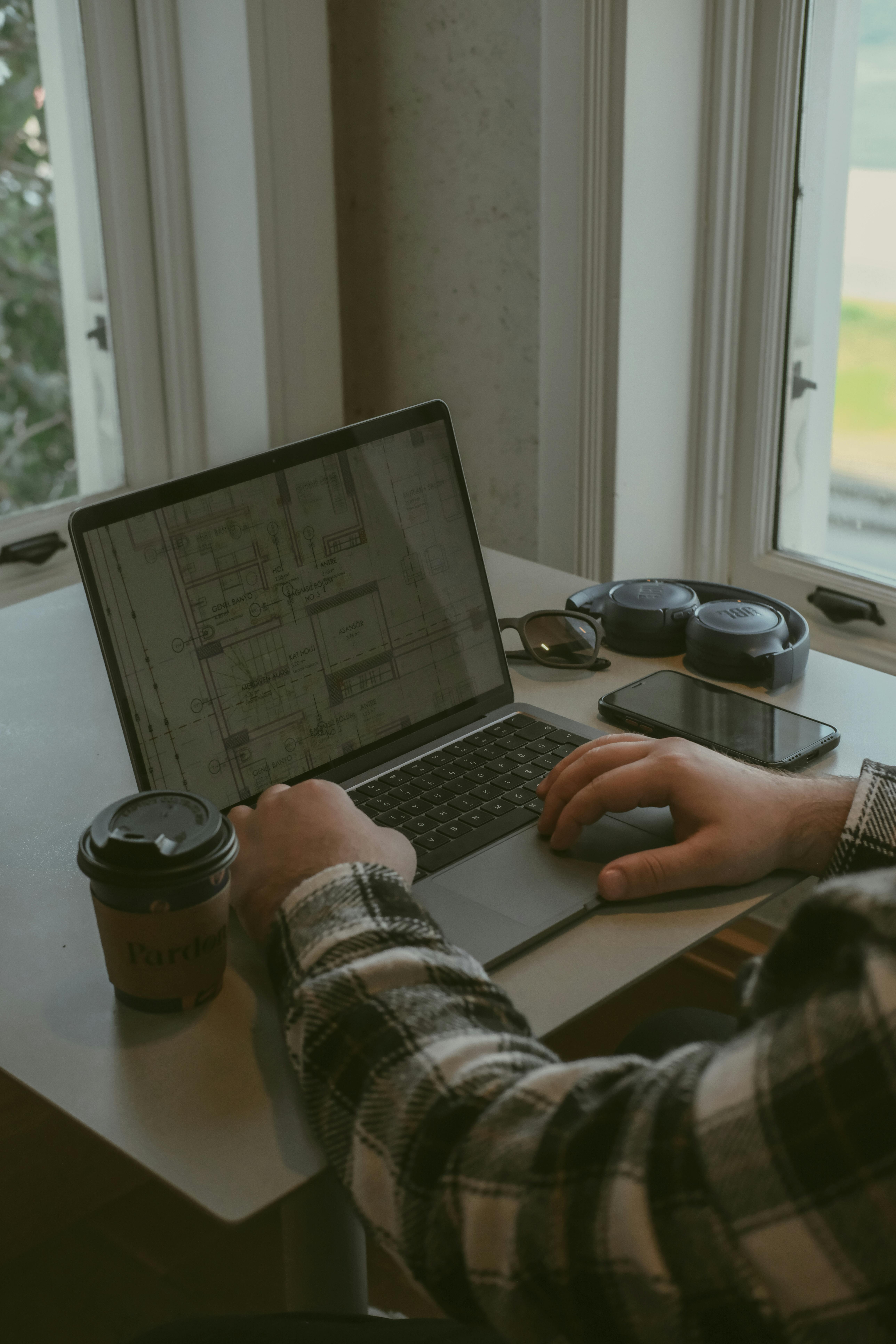 Working With Laptop Photos, Download The BEST Free Working With Laptop ...