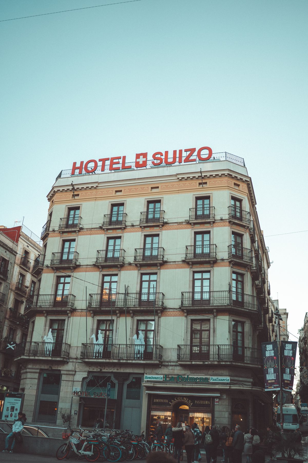 Spain Neon Photos, Download The BEST Free Spain Neon Stock Photos & HD ...