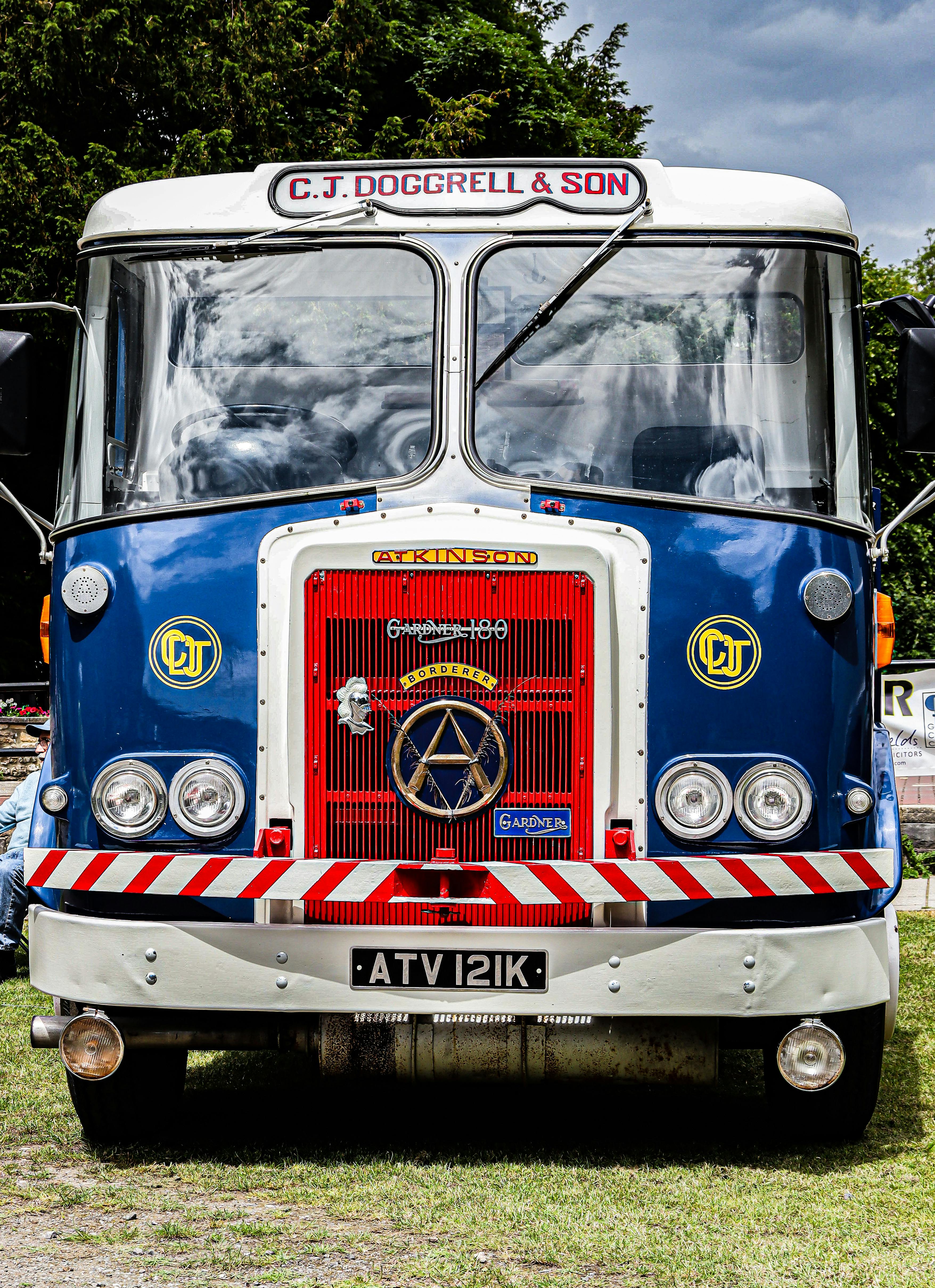 A Vintage Atkinson Borderer SVA 640M Truck at a Car Show · Free Stock Photo