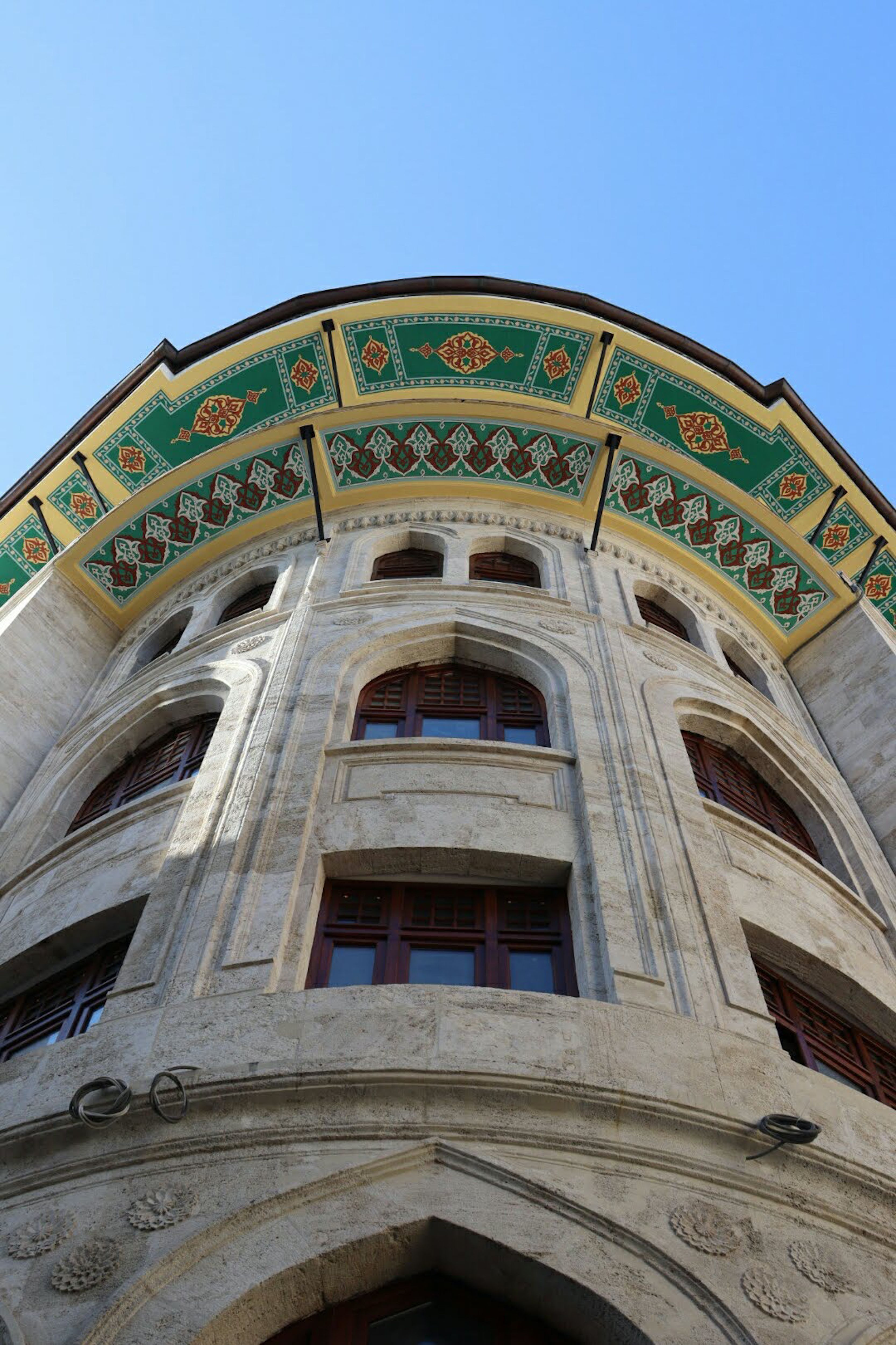 Facade of 5. Vakif Han in Istanbul · Free Stock Photo