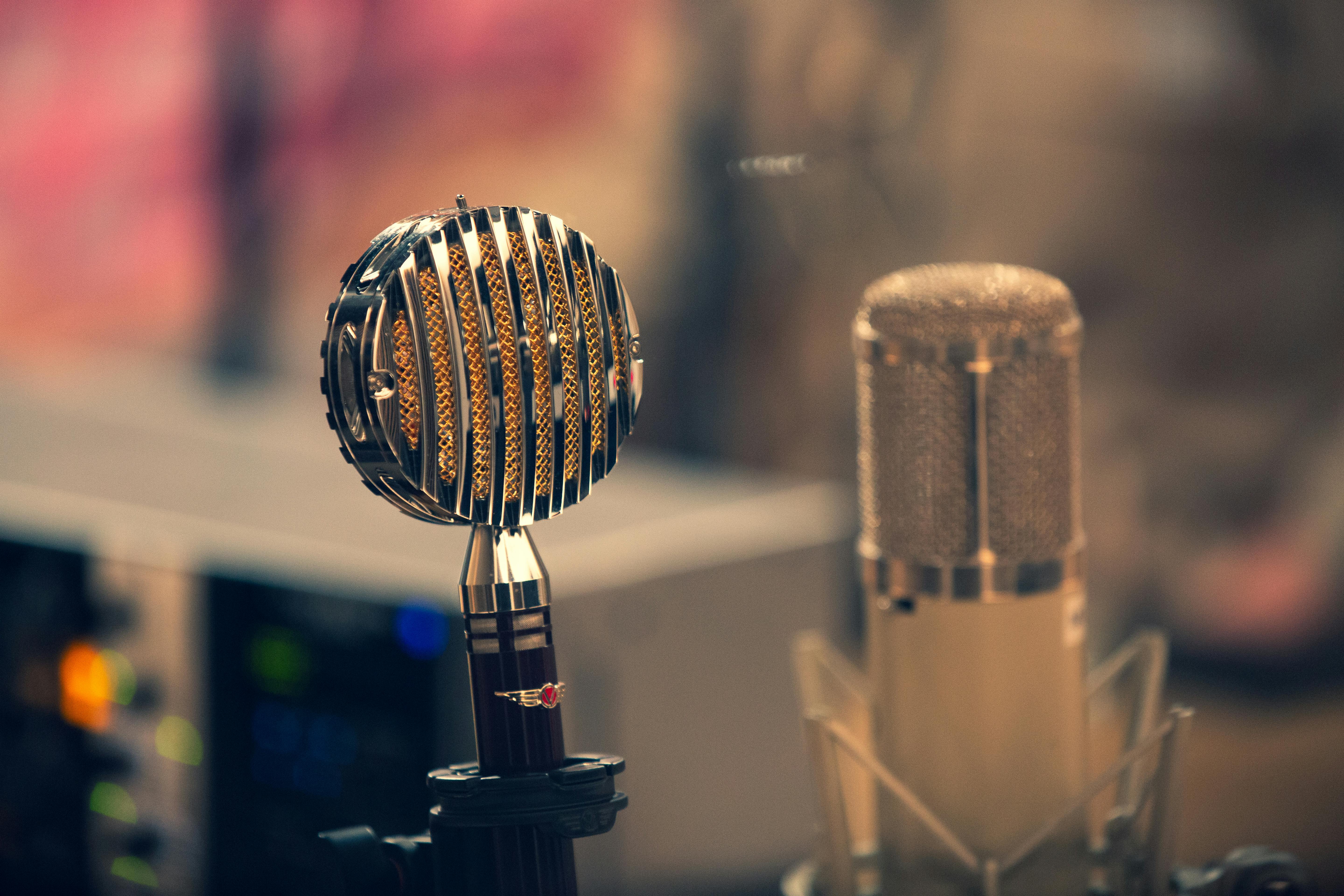 Tilt Shift Photograph of Gray and Black Microphone · Free Stock Photo