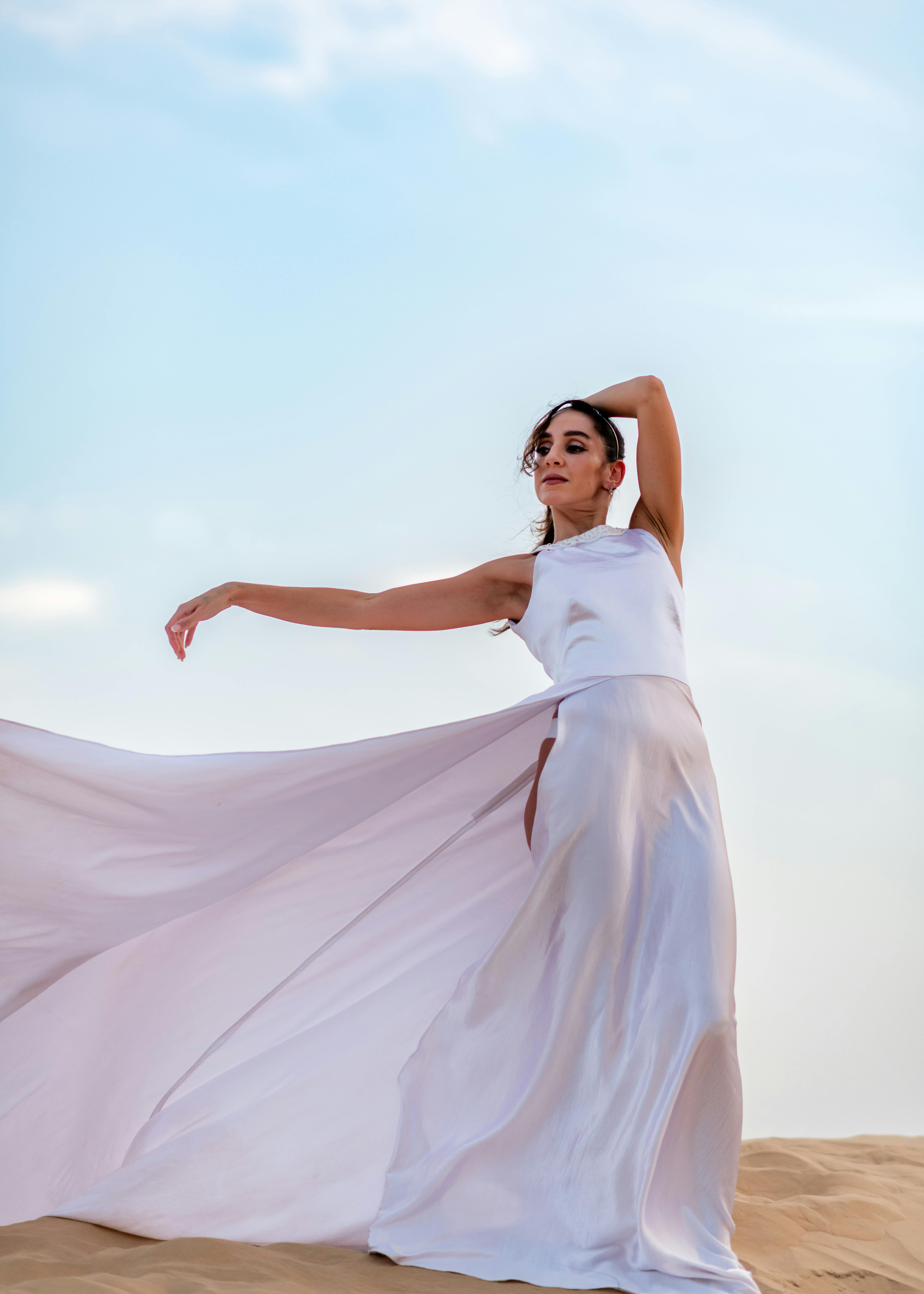 Desert Model Photos, Download The BEST Free Desert Model Stock Photos ...