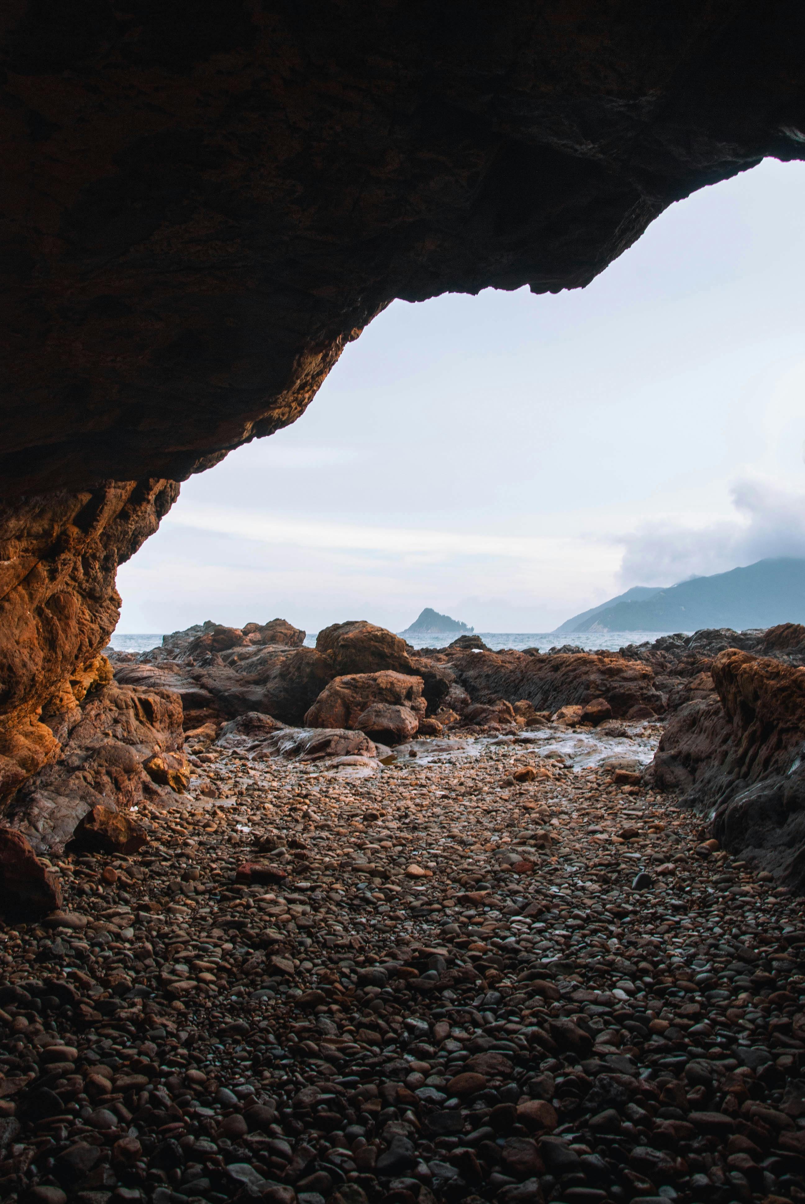 Cave in Seaside · Free Stock Photo