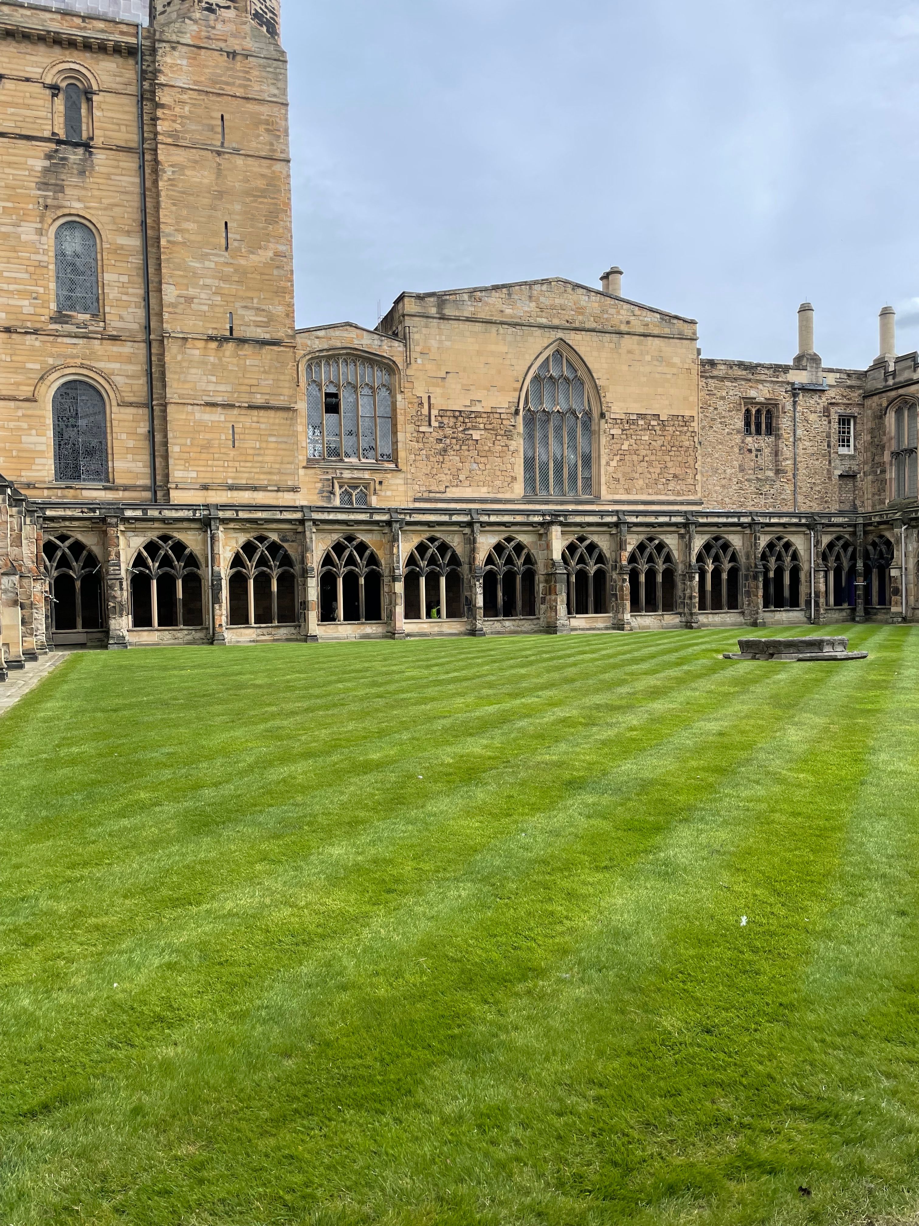 grass castle Harry potter 草地城堡魁地奇 · Free Stock Photo