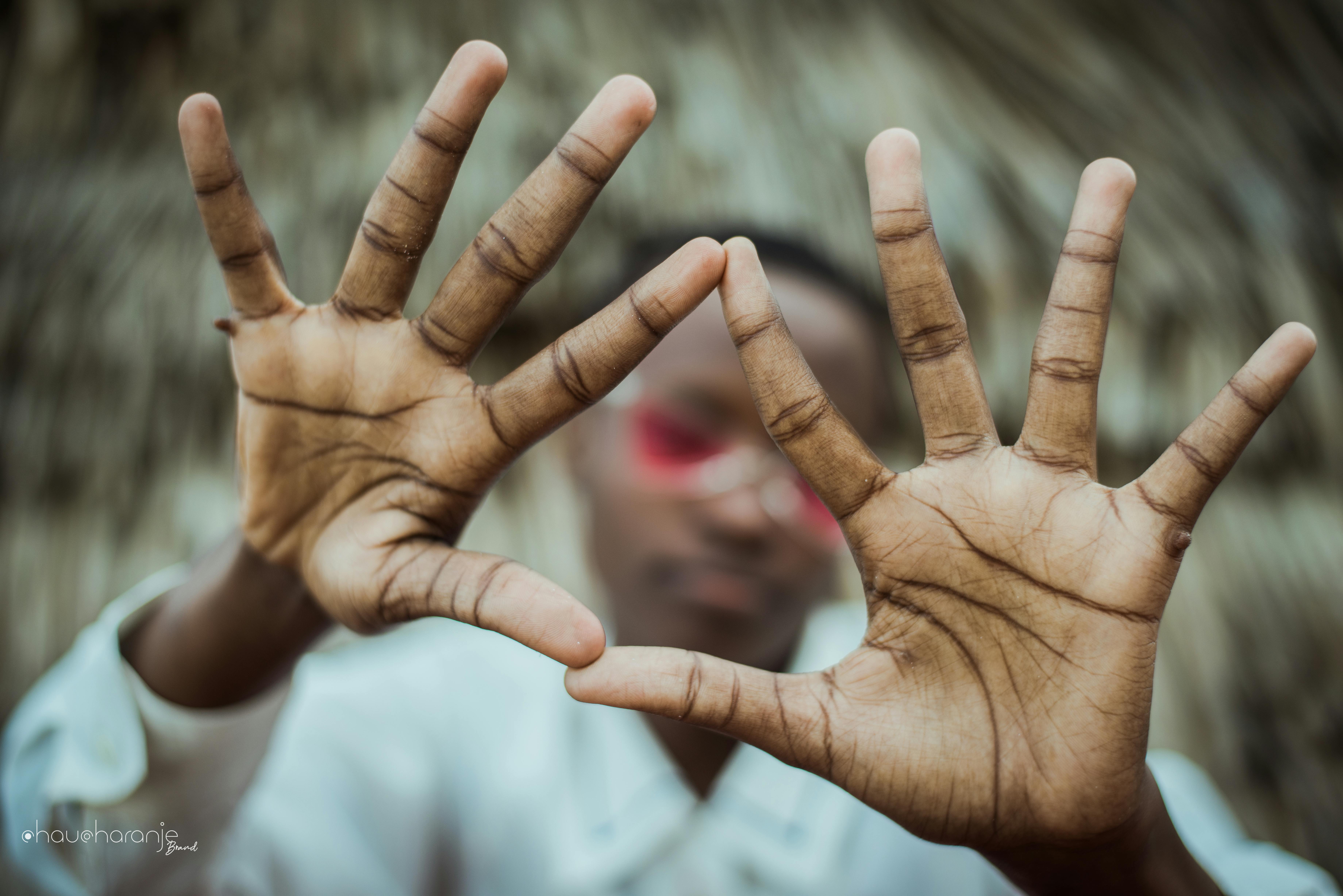 Free stock photo of black hands, chaucharanje brand, ech