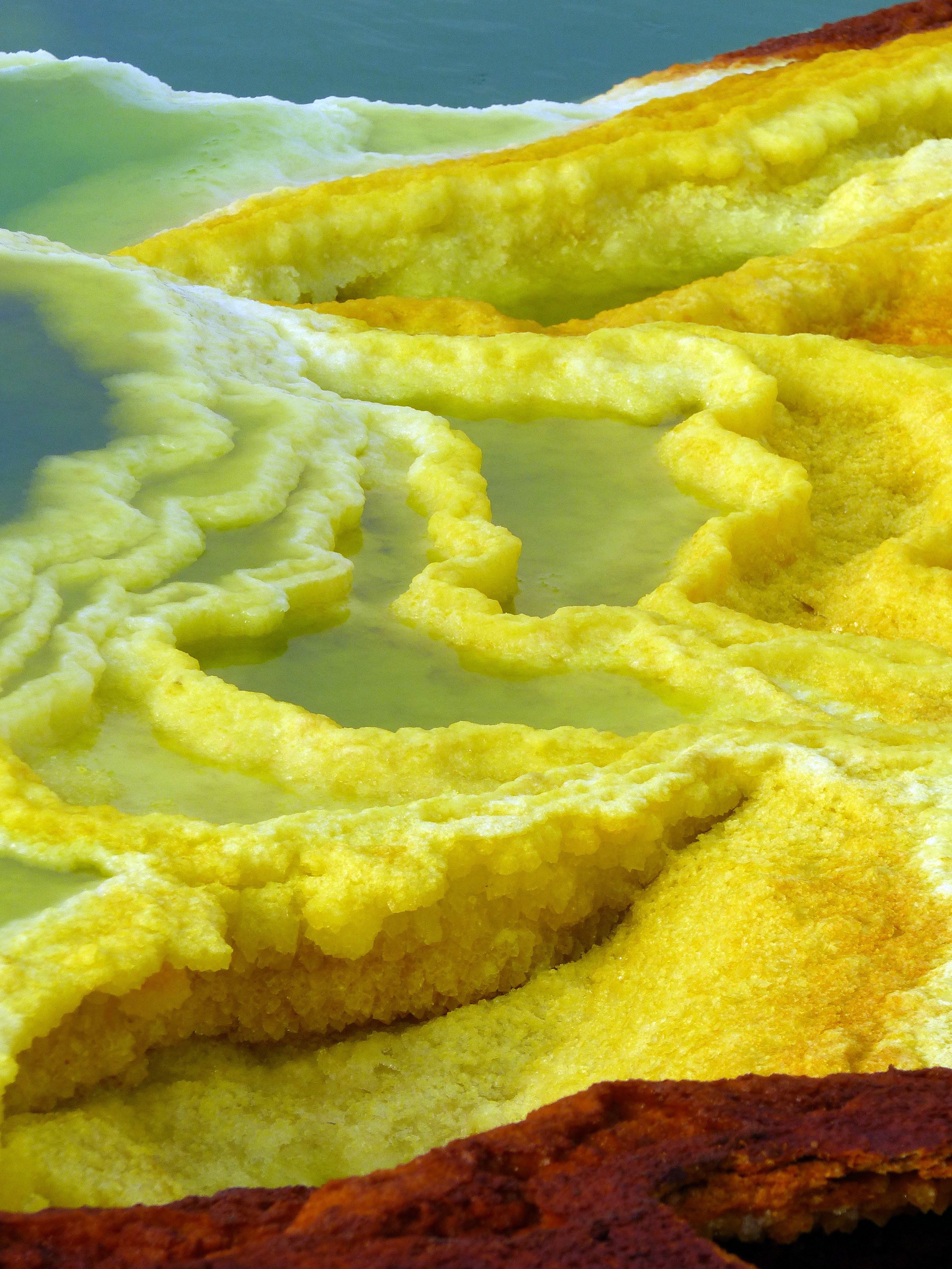 Closeup of Sulfur and Salt Creating Abstract View · Free Stock Photo