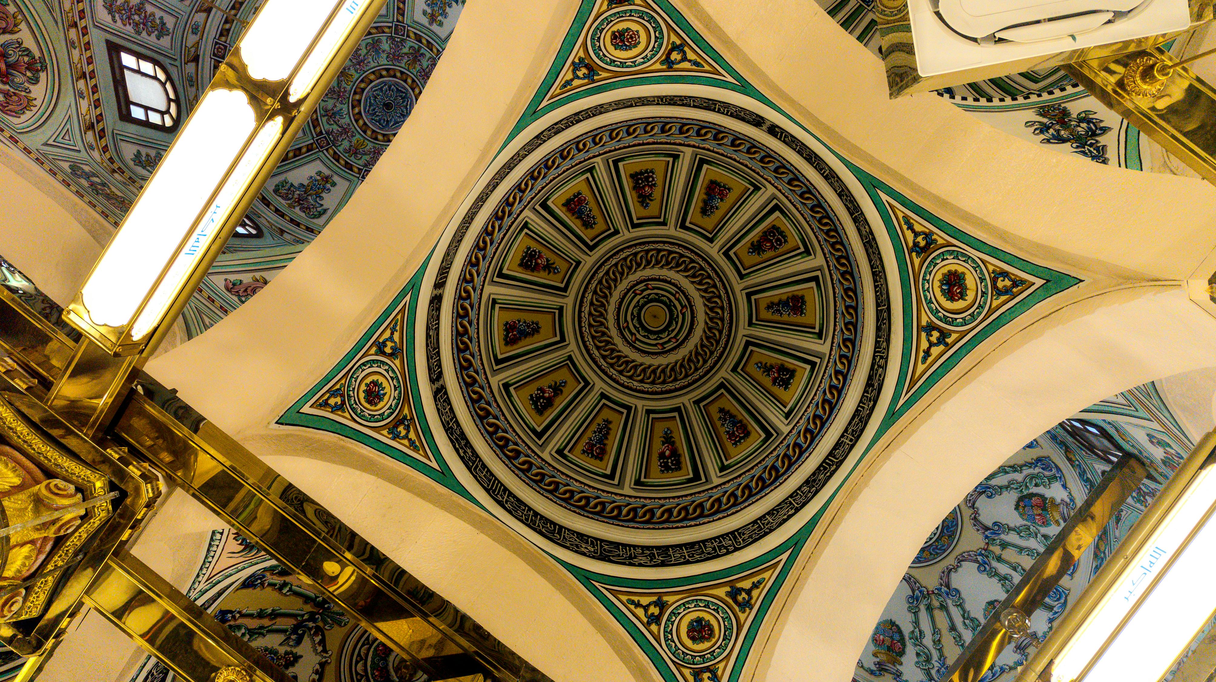 Decorative Interior of Dome Ceiling · Free Stock Photo