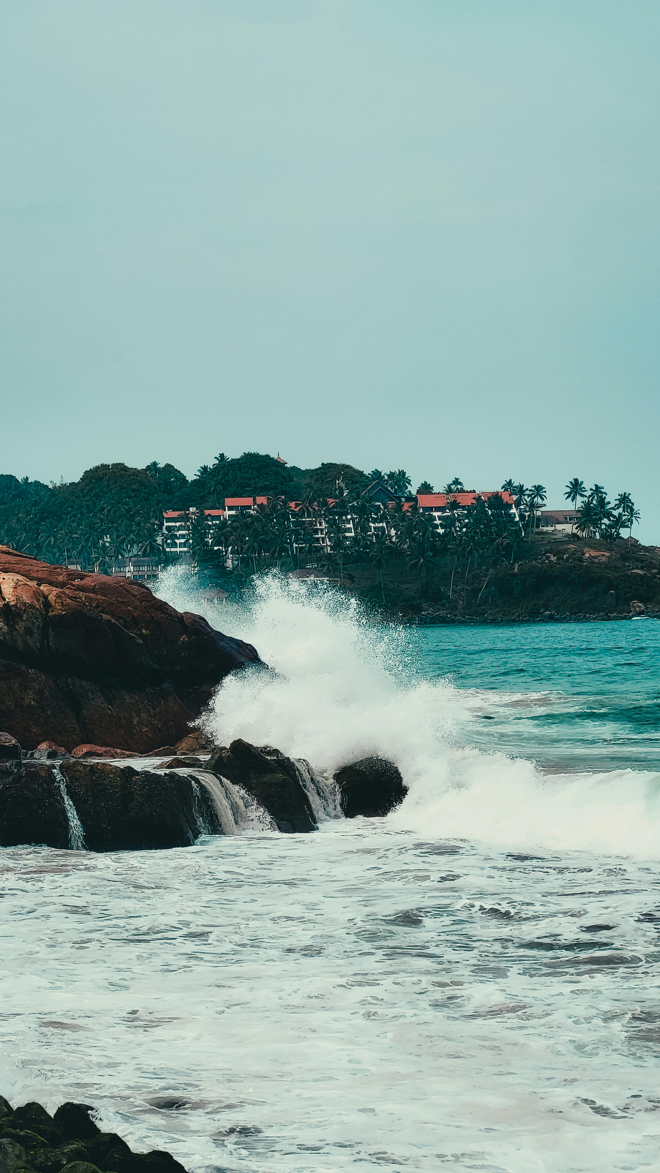 Wave Crushing on Rocks on Sea Shore · Free Stock Photo