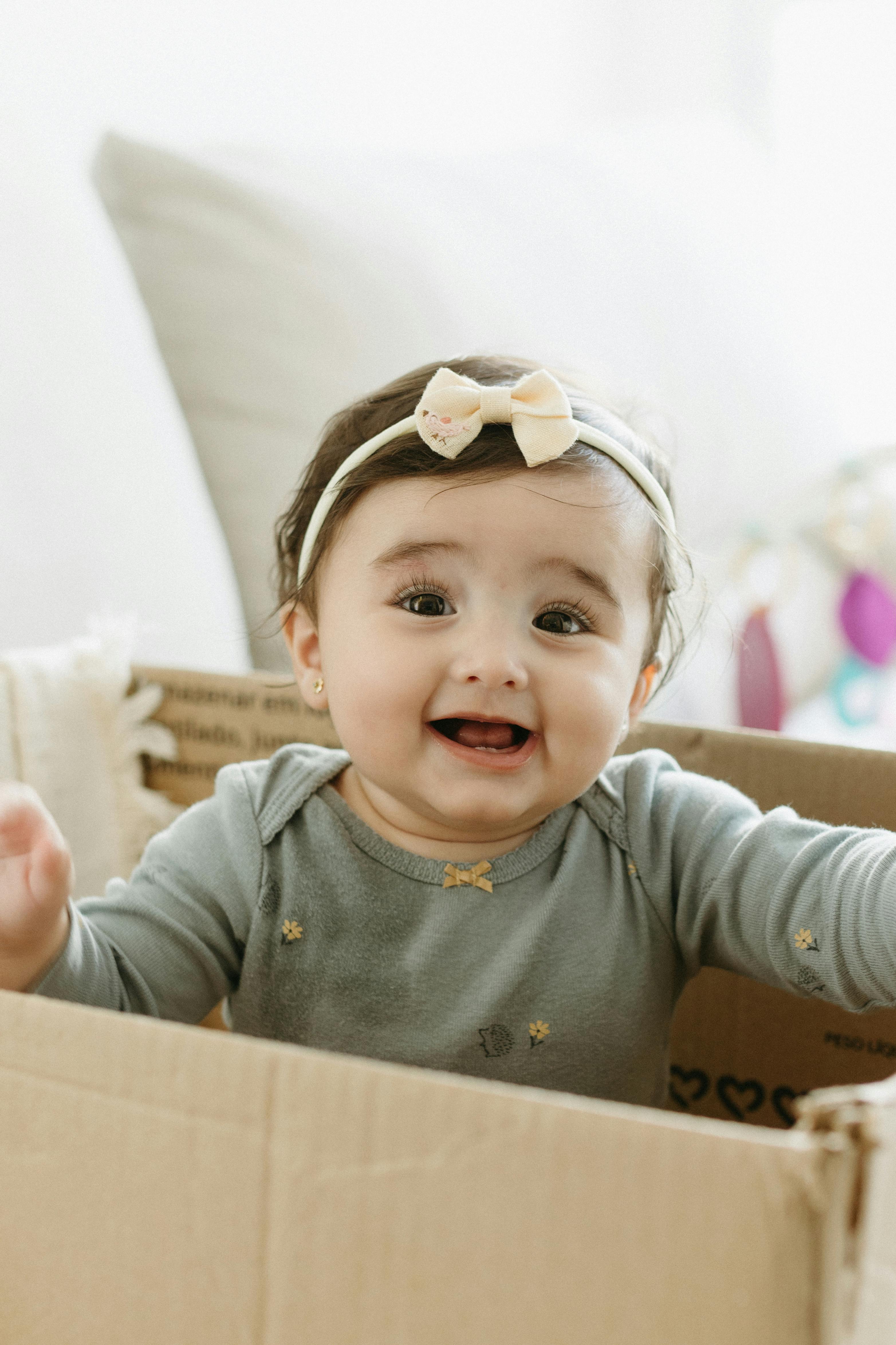 Little Girl in a Box · Free Stock Photo