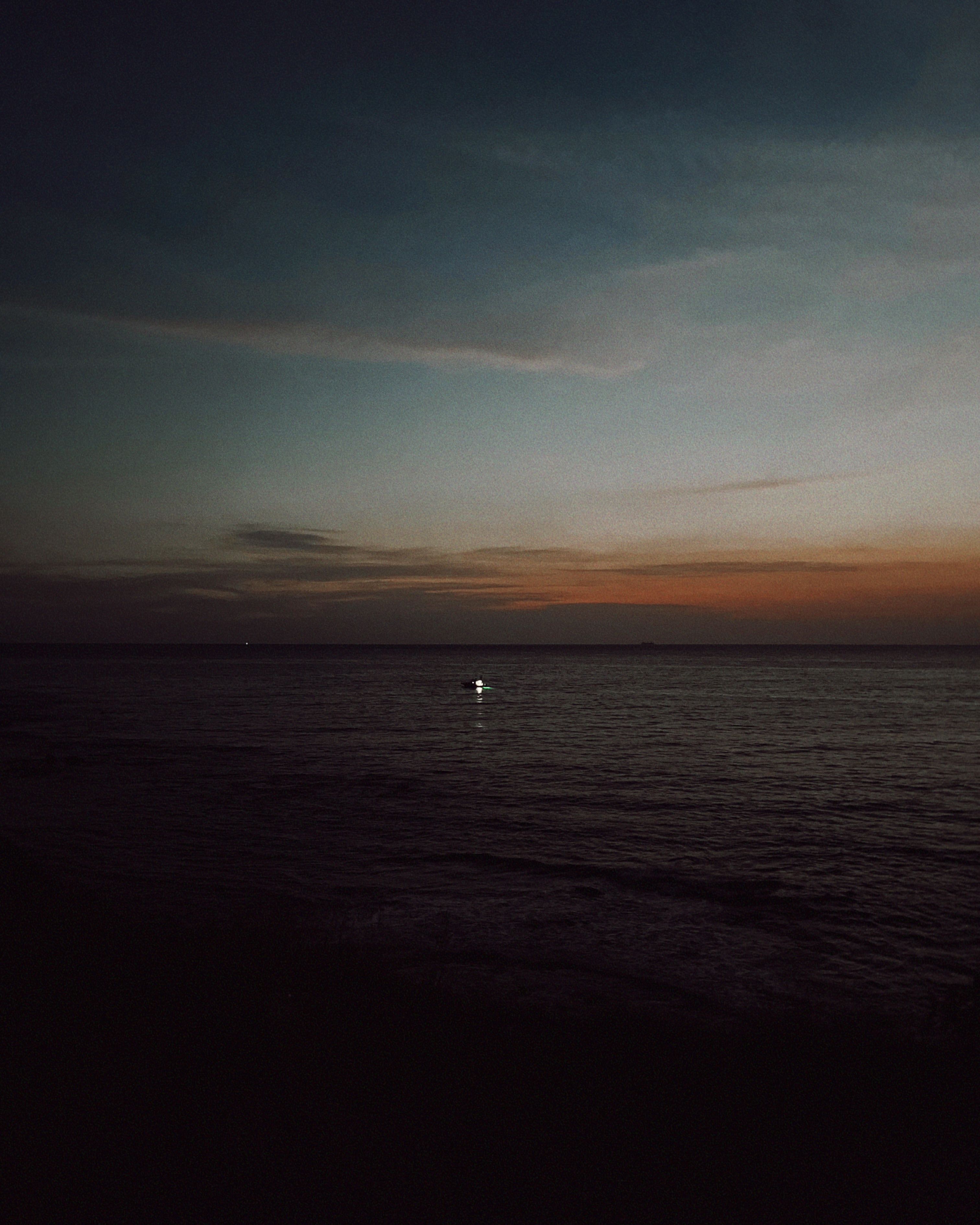 Light on Sea at Sunset · Free Stock Photo