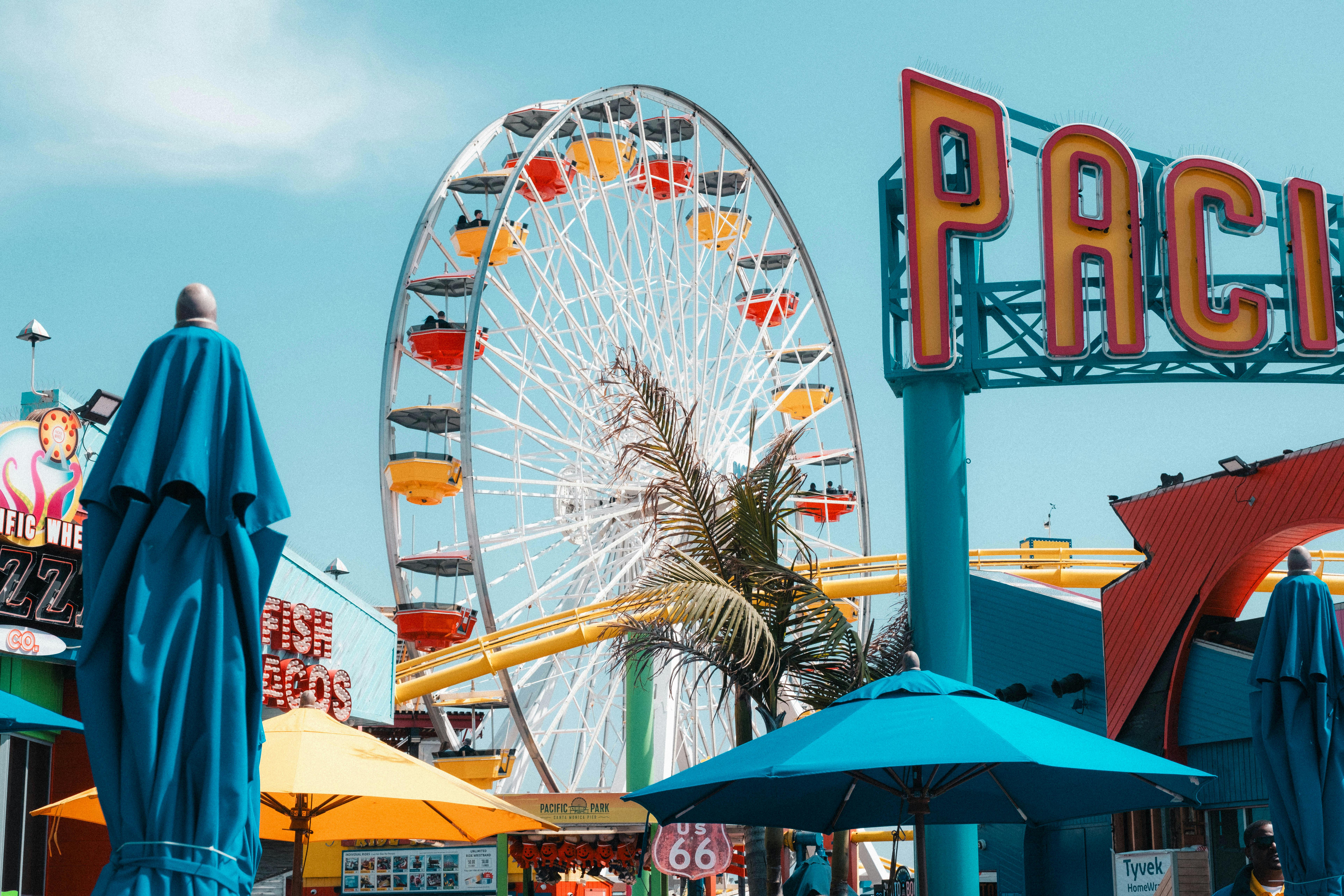 Ferris Wheel in Amusement Park · Free Stock Photo