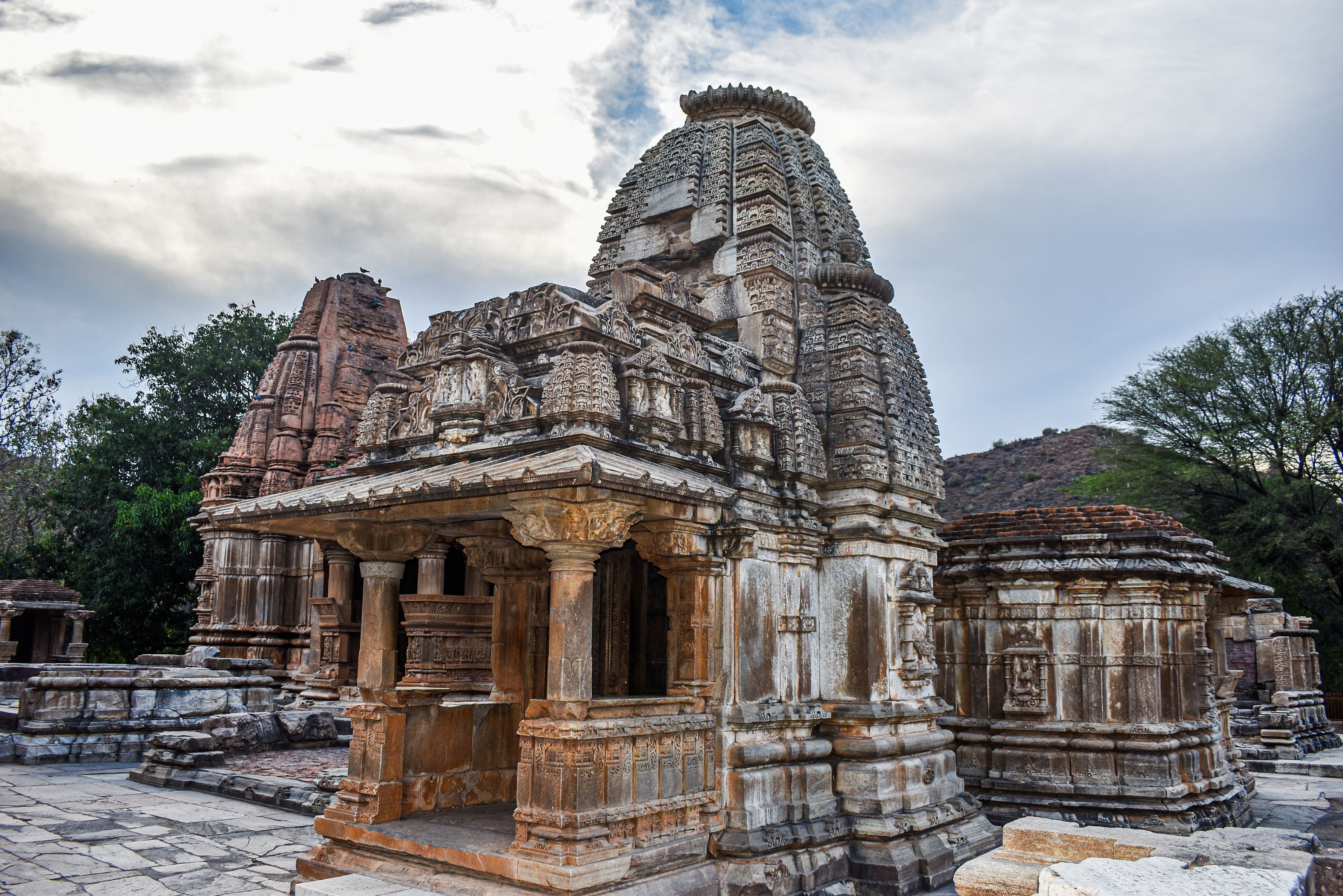 Old Asian Temple in Sunlight · Free Stock Photo