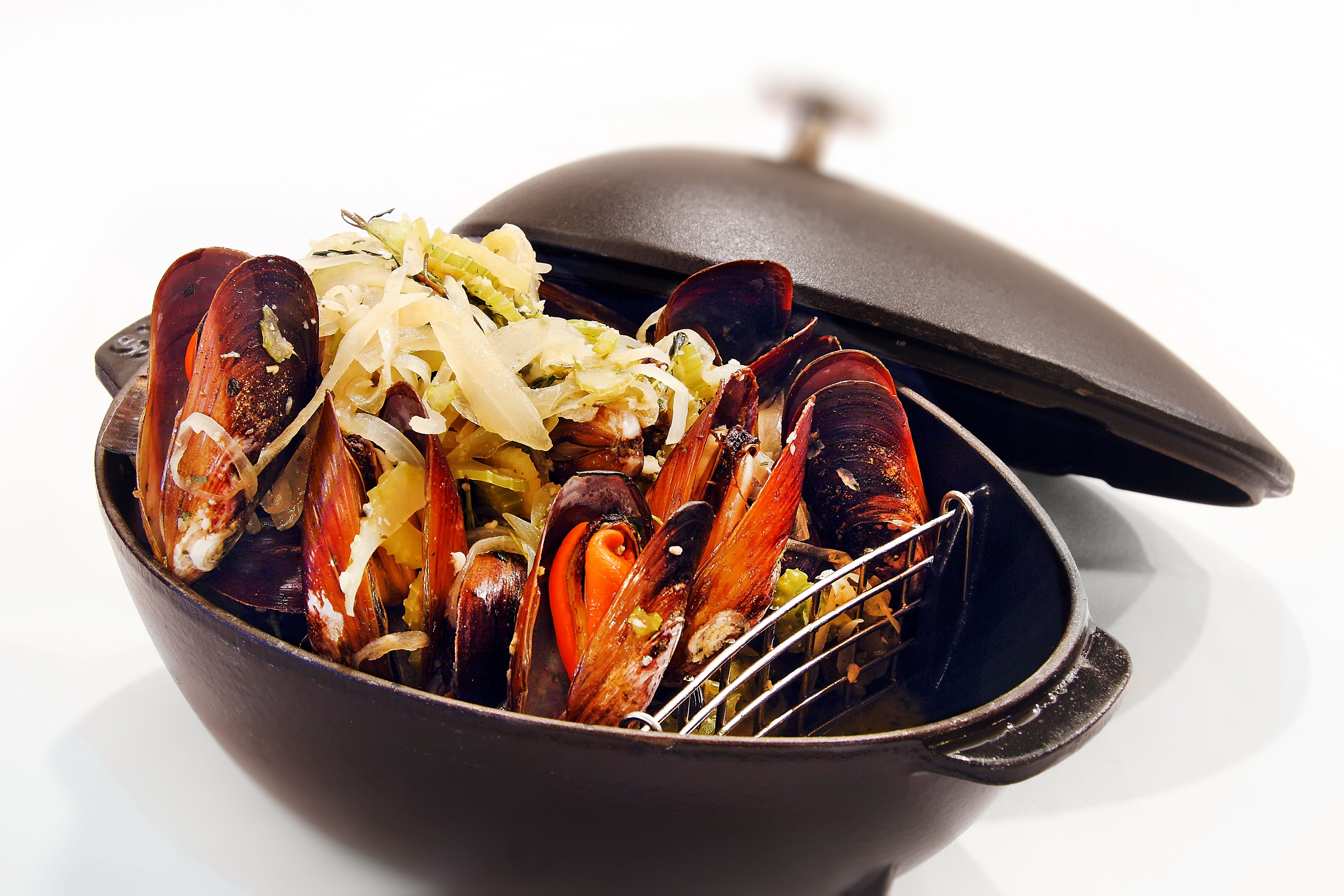 Close up of Clams in a Pot · Free Stock Photo