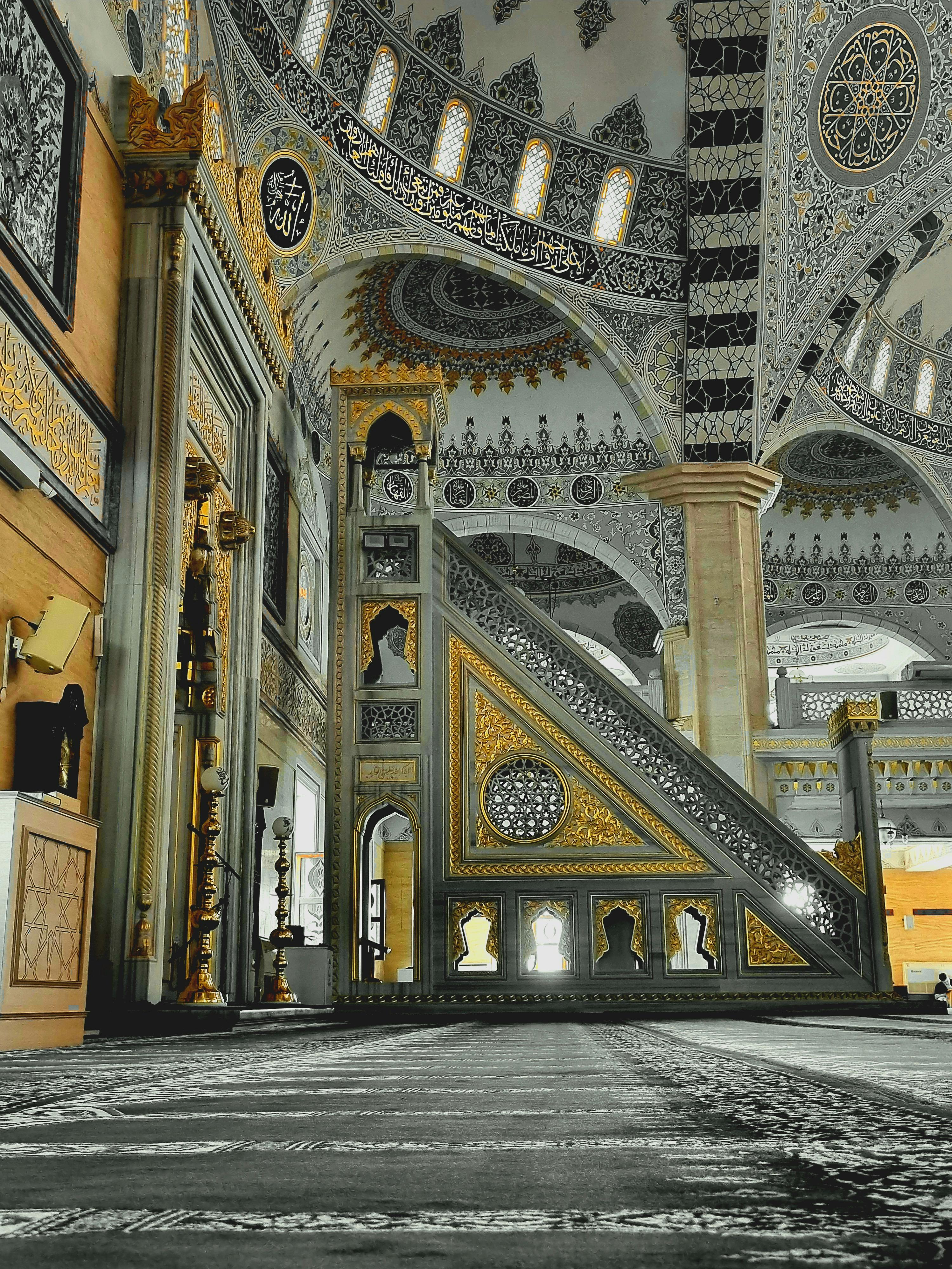Majestic Interior of Prophets Mosque in Medina in Saudi Arabia · Free ...