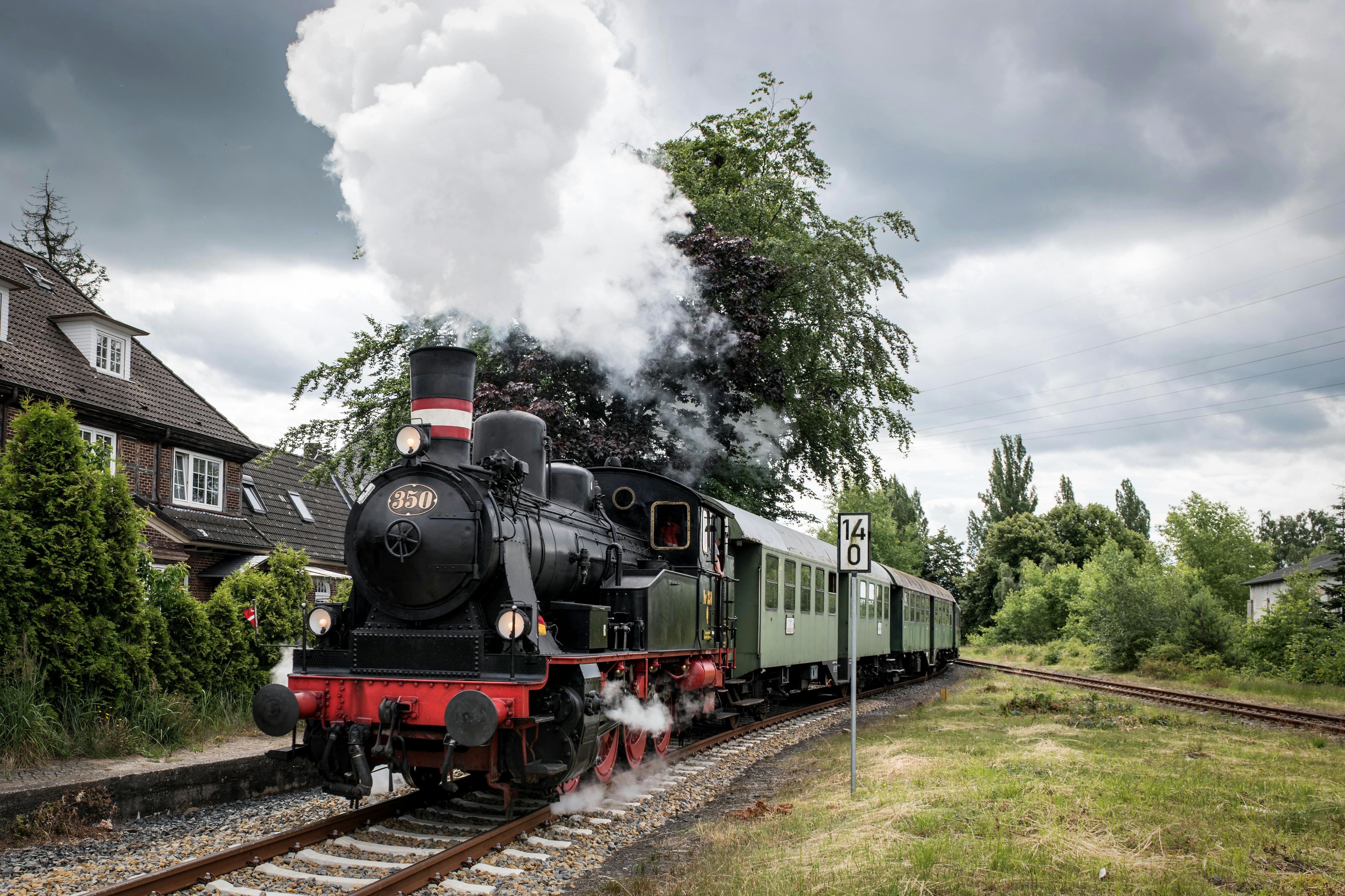 Old-fashioned Steam Train · Free Stock Photo