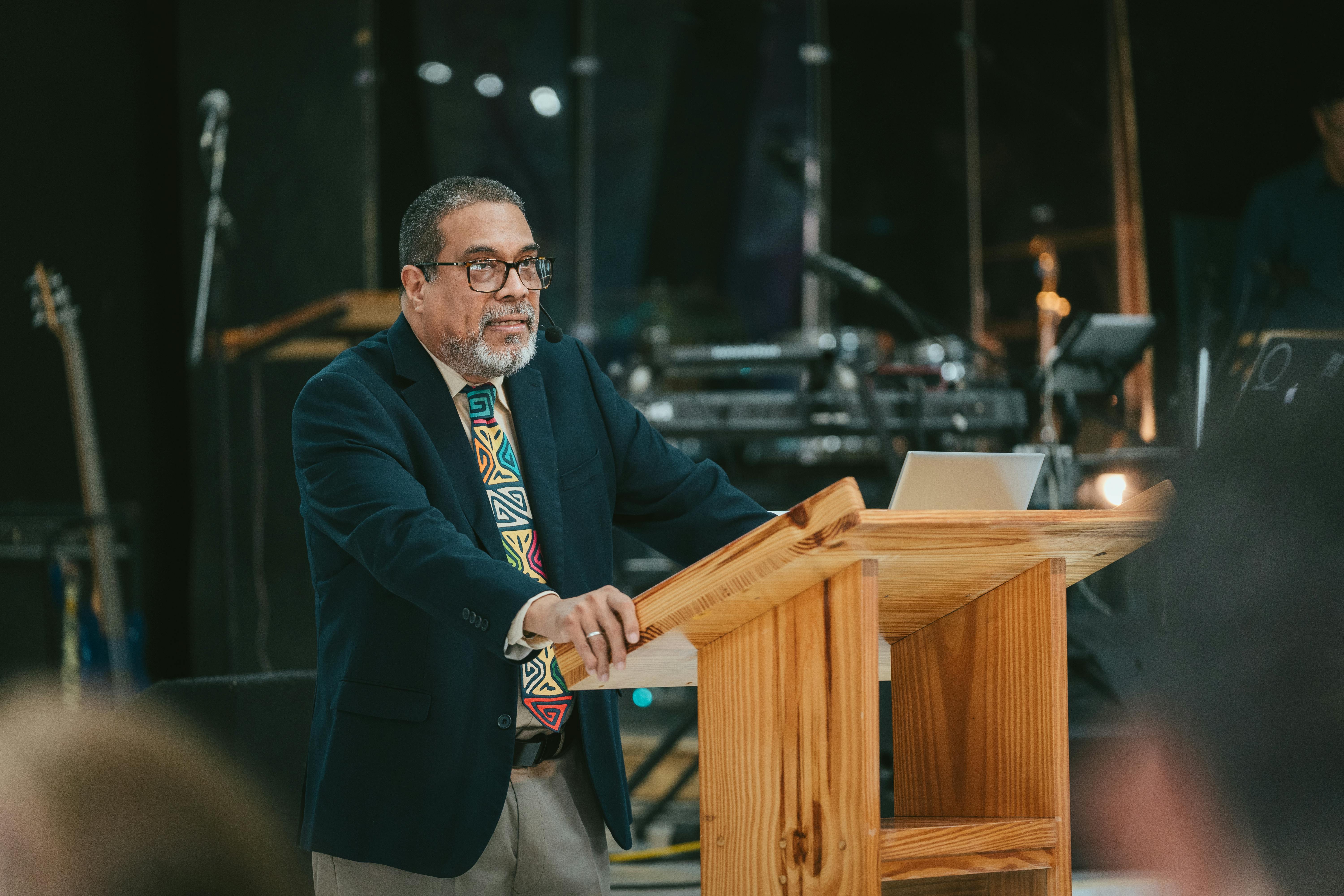 Pastor And Congregation Photos, Download The BEST Free Pastor And ...