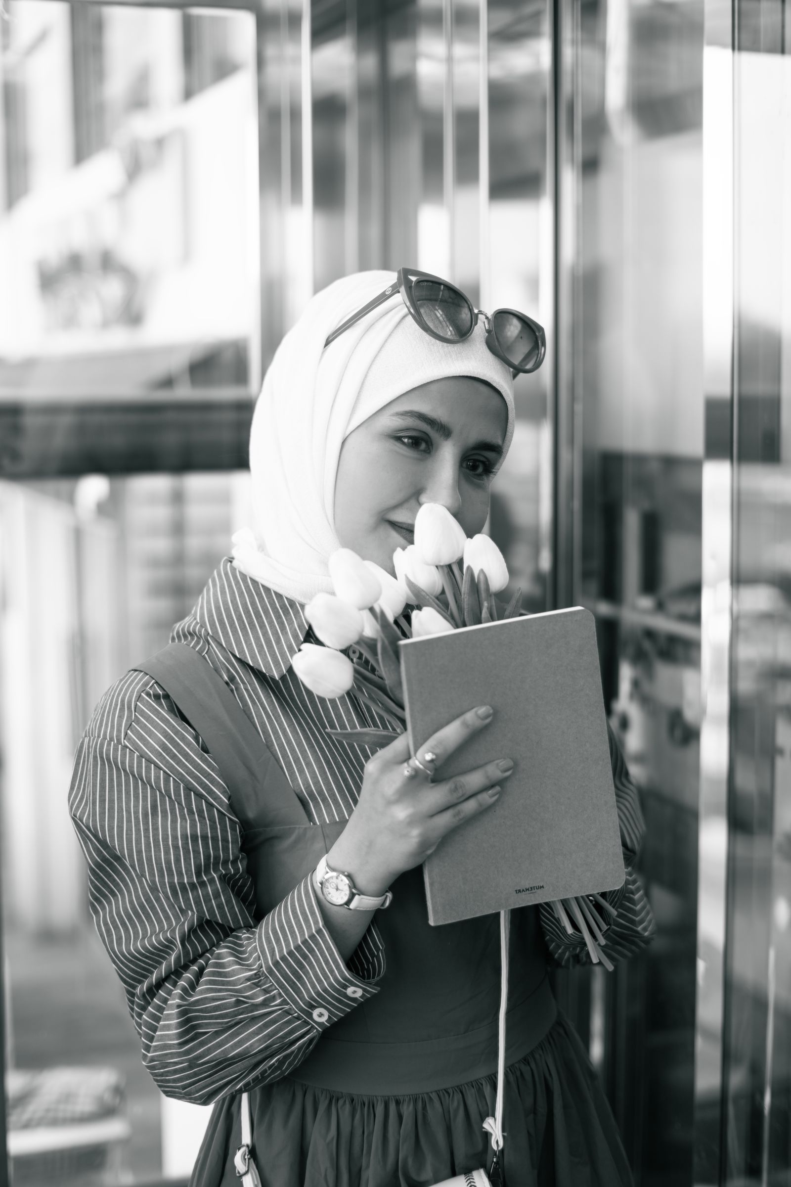 Smelling Photos, Download The BEST Free Smelling Stock Photos & HD Images