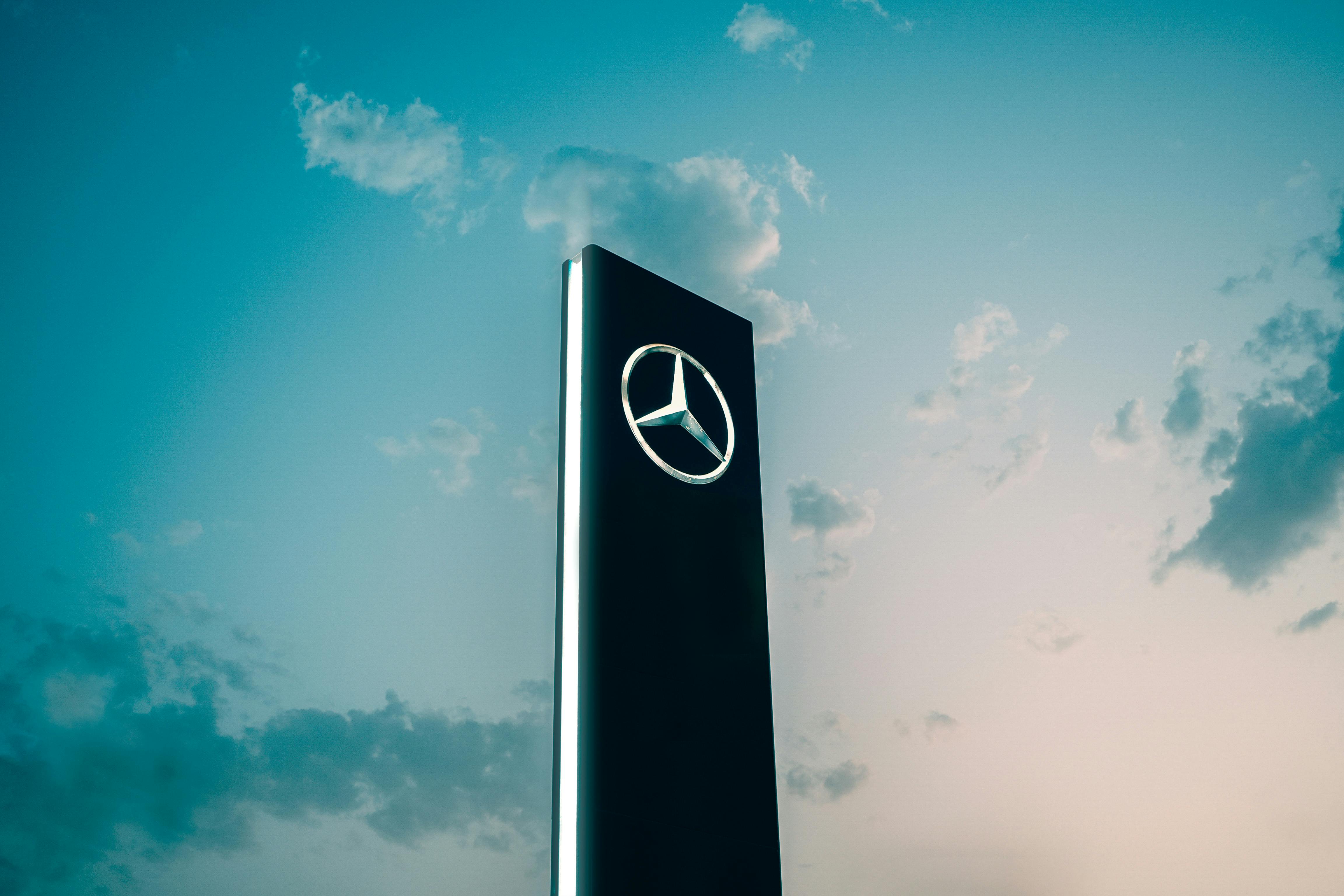 Mercedes Sign Photos, Download The BEST Free Mercedes Sign Stock Photos ...