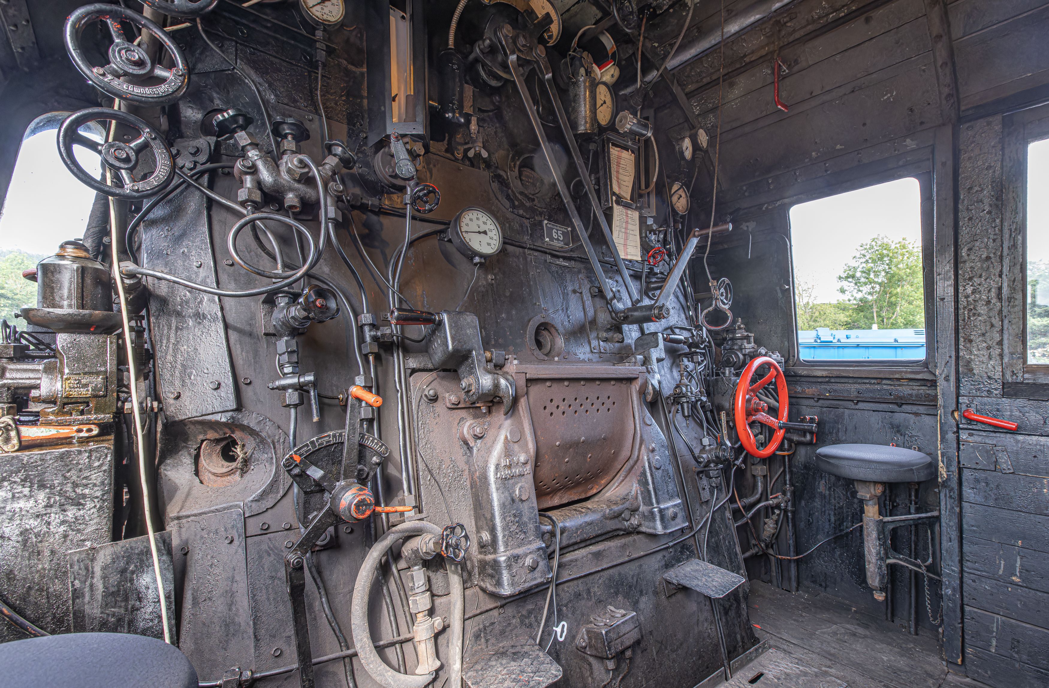 Engine of Old Locomotive · Free Stock Photo