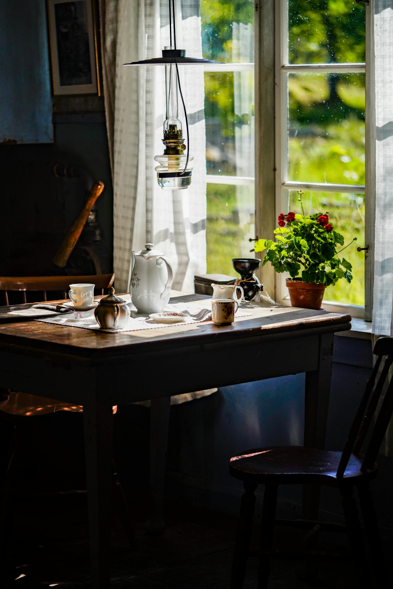 Sunny Window Photos, Download The BEST Free Sunny Window Stock Photos ...