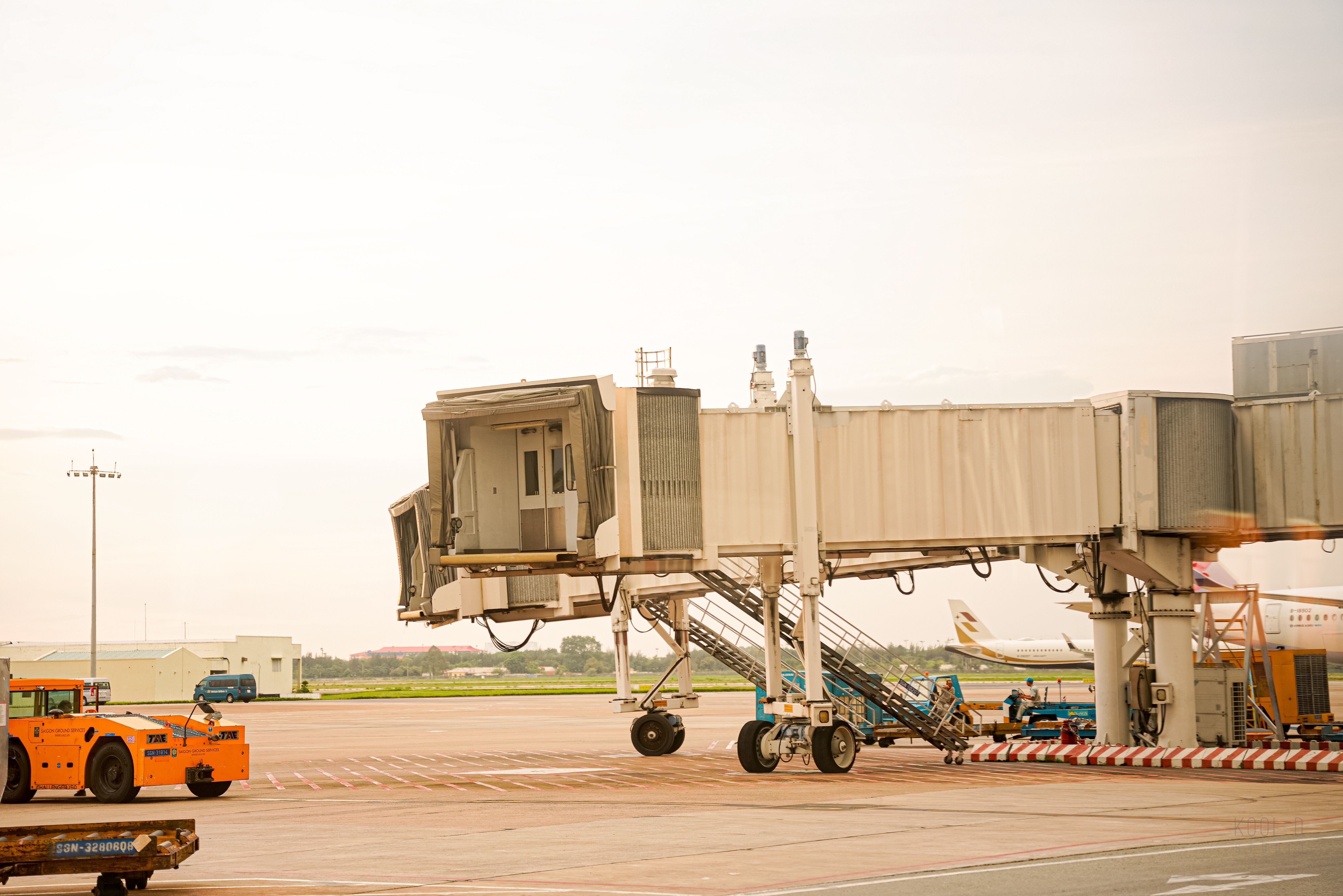 Jet Bridge at Airport · Free Stock Photo
