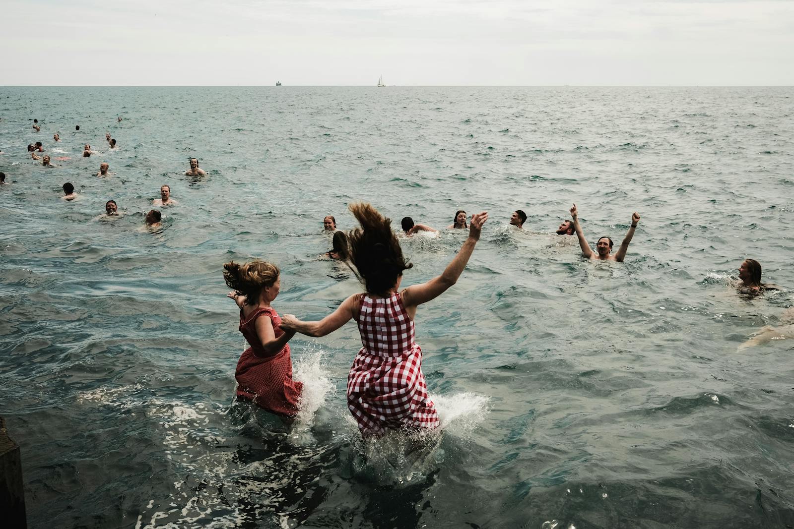 People Swimming Photos, Download The BEST Free People Swimming Stock ...