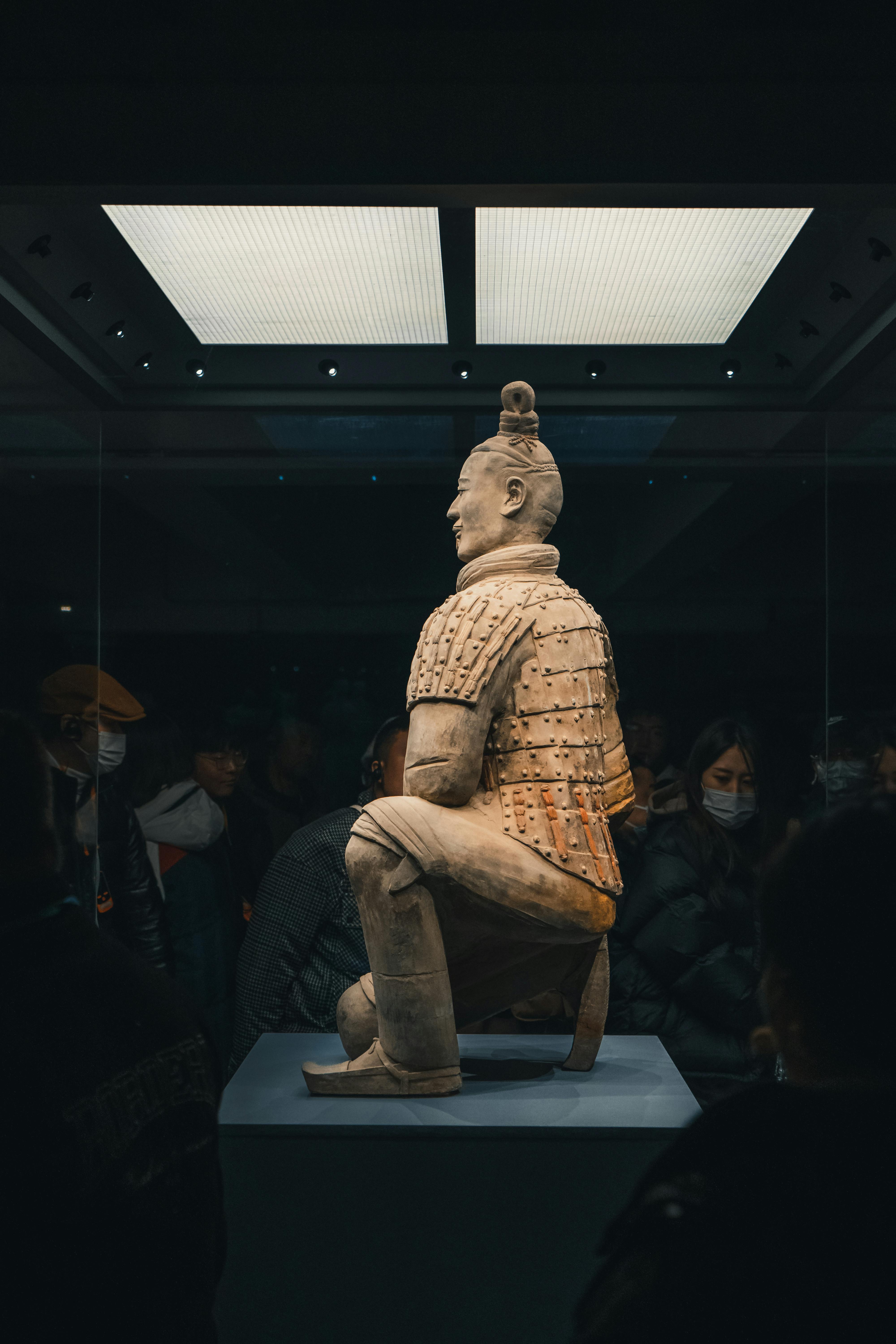 The Kneeling Archer Statue in the Museum, Xian, China · Free Stock Photo
