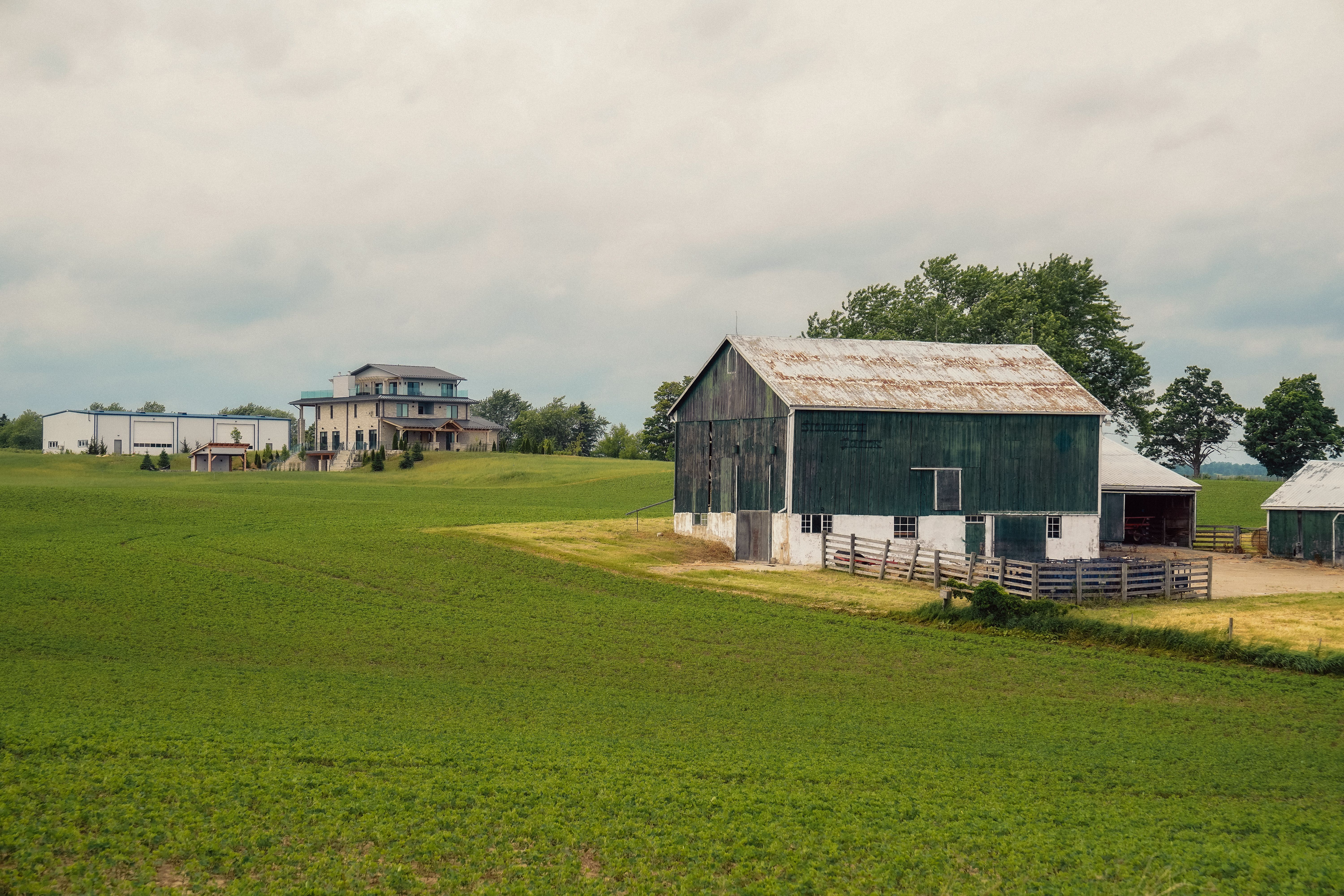Farm in Countryside · Free Stock Photo