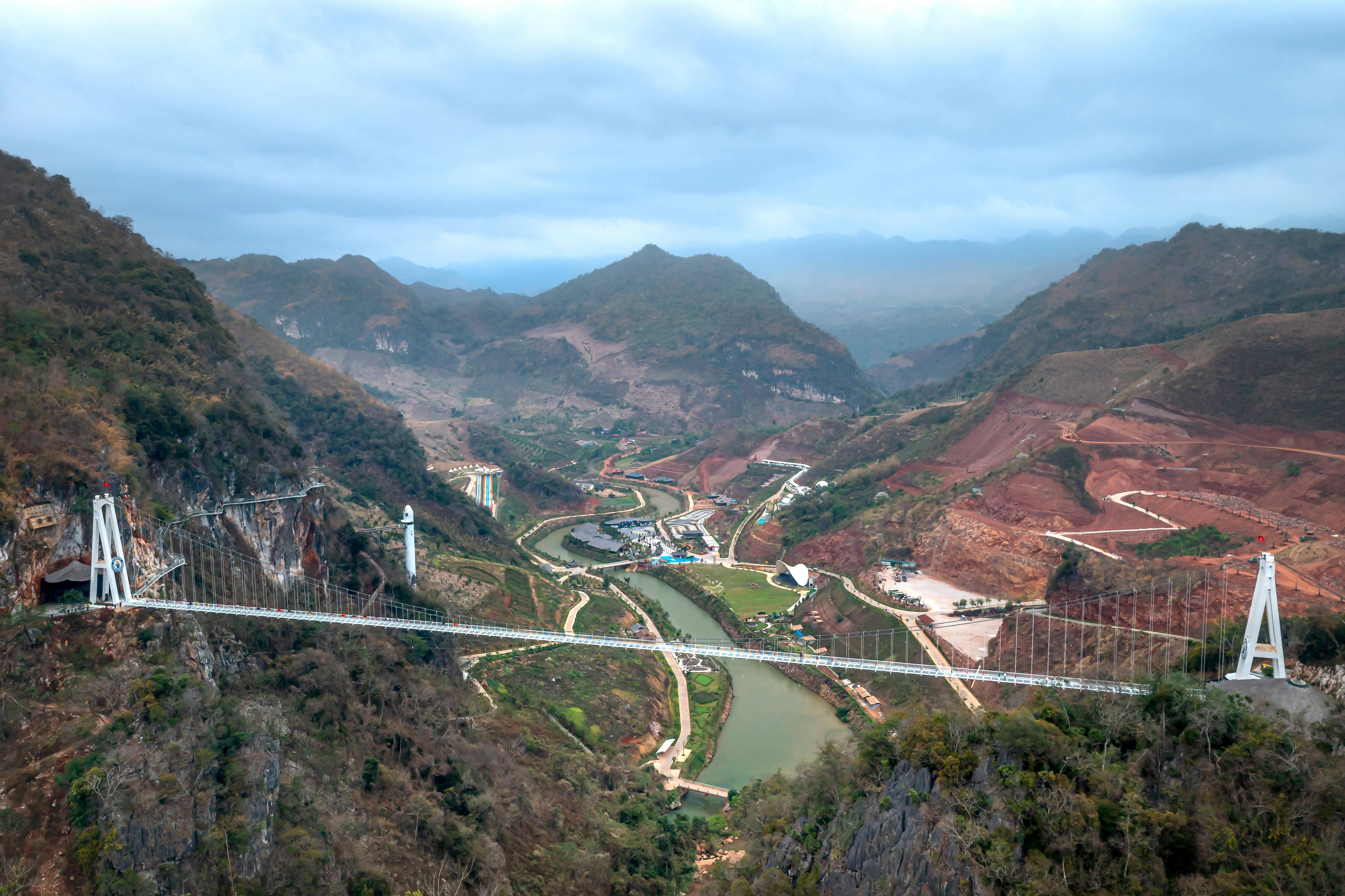 Bach Long Glass Bridge in Vietnam · Free Stock Photo