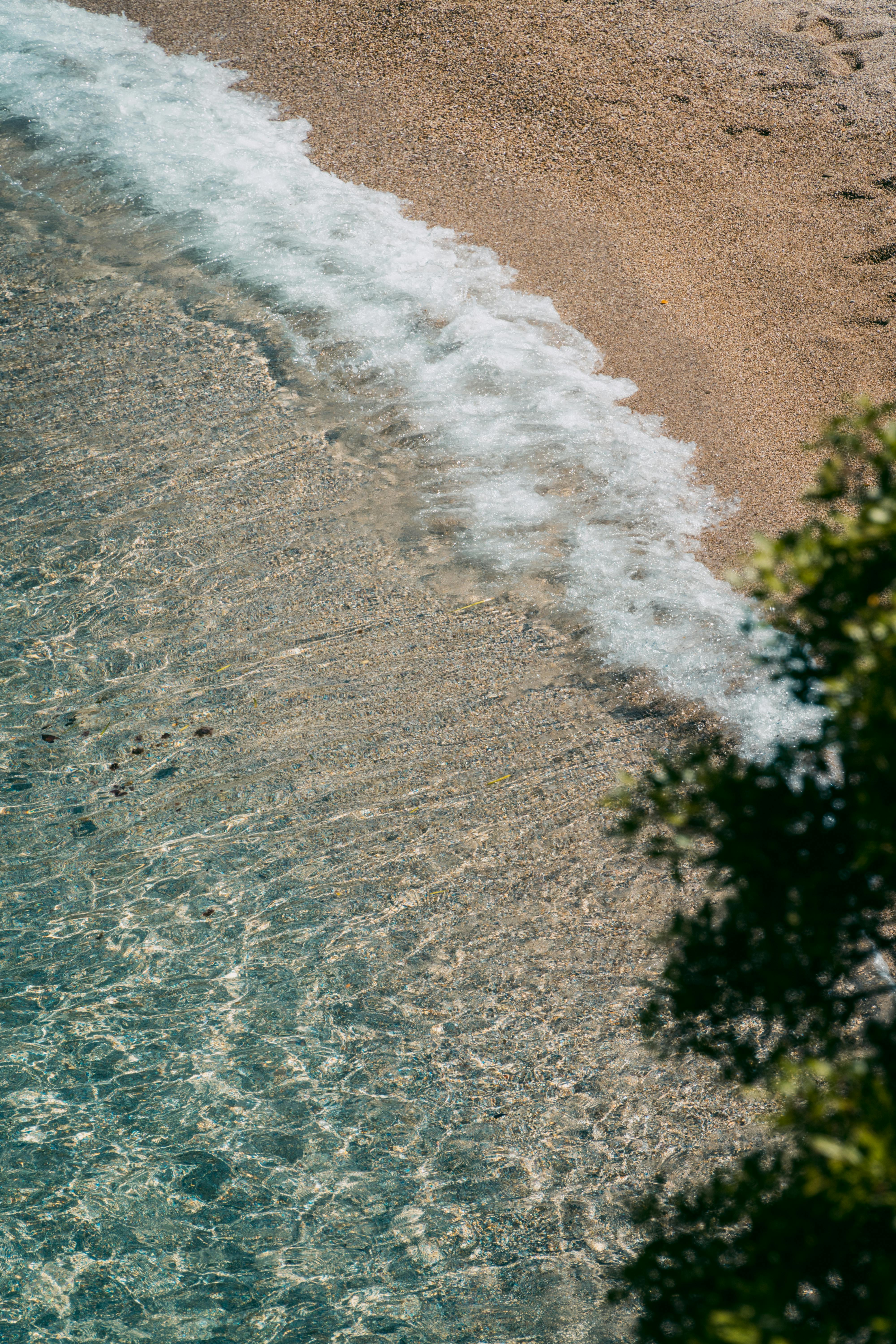 Wave on Seashore · Free Stock Photo