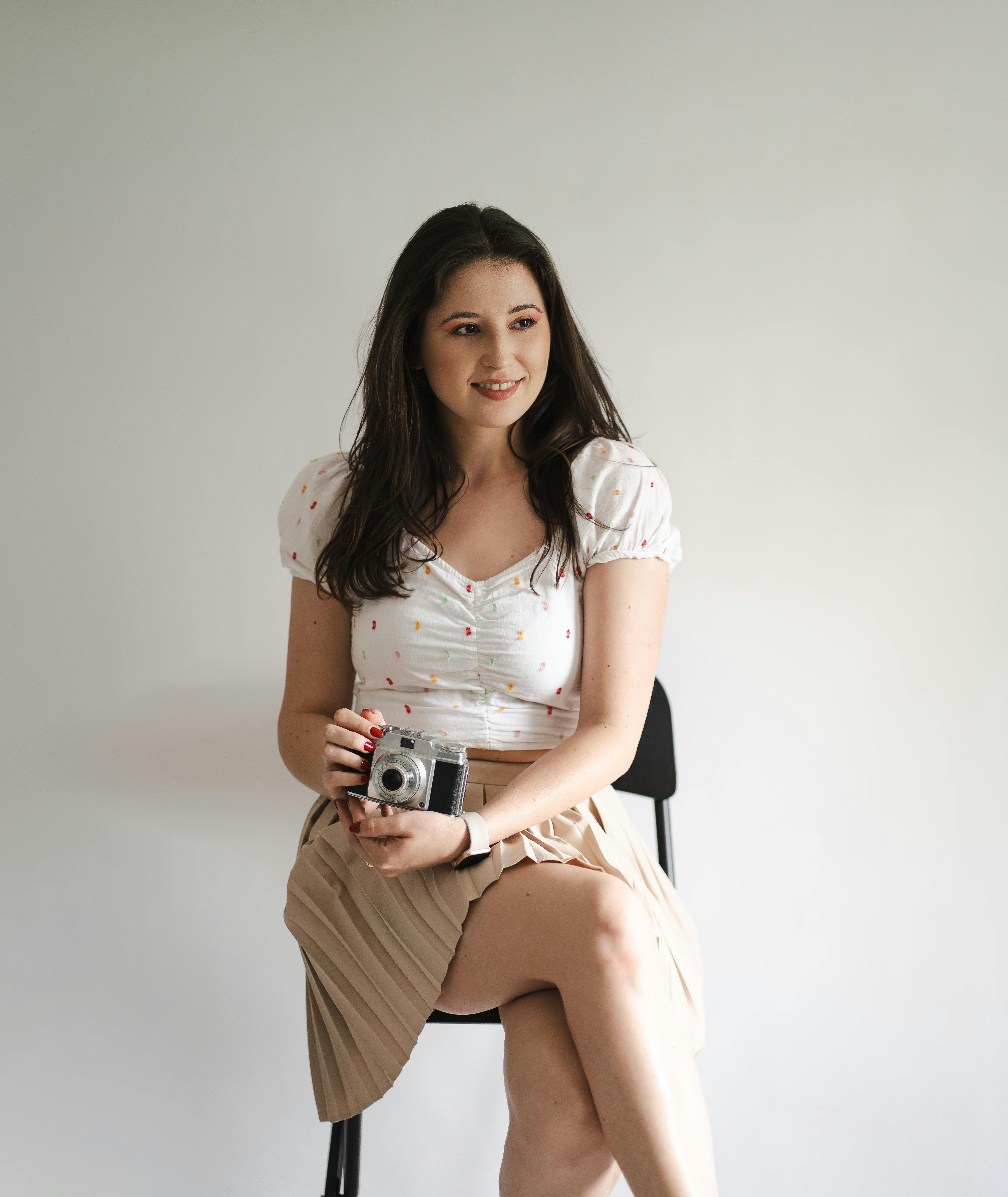 Beautiful girl photographer · Free Stock Photo