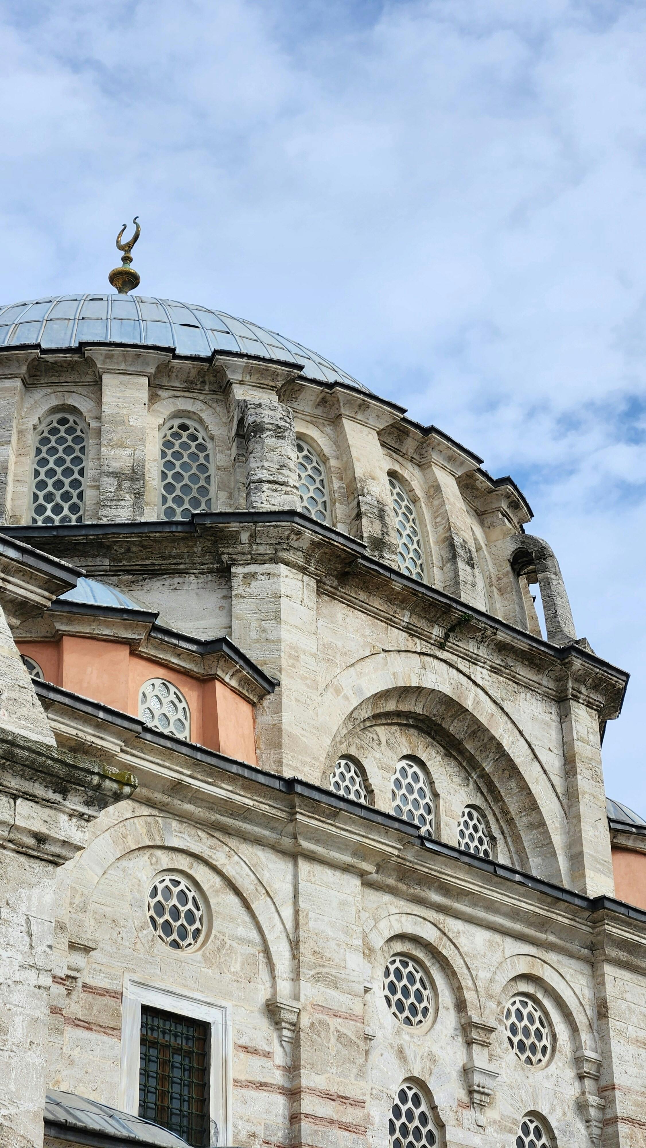 Laleli Mosque in Istanbul, Turkey · Free Stock Photo