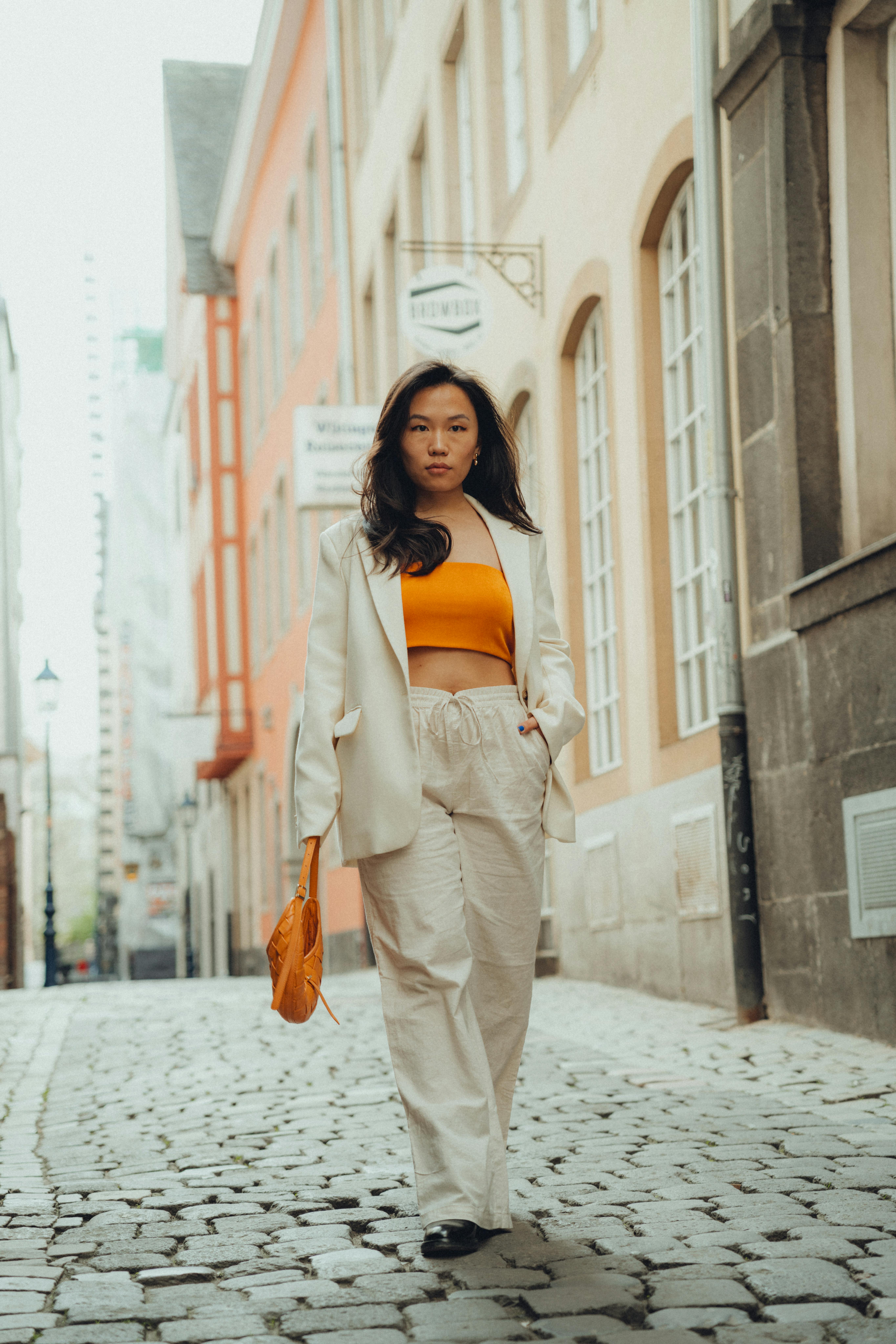 Chic City Street With People Walking Photos, Download The BEST Free ...