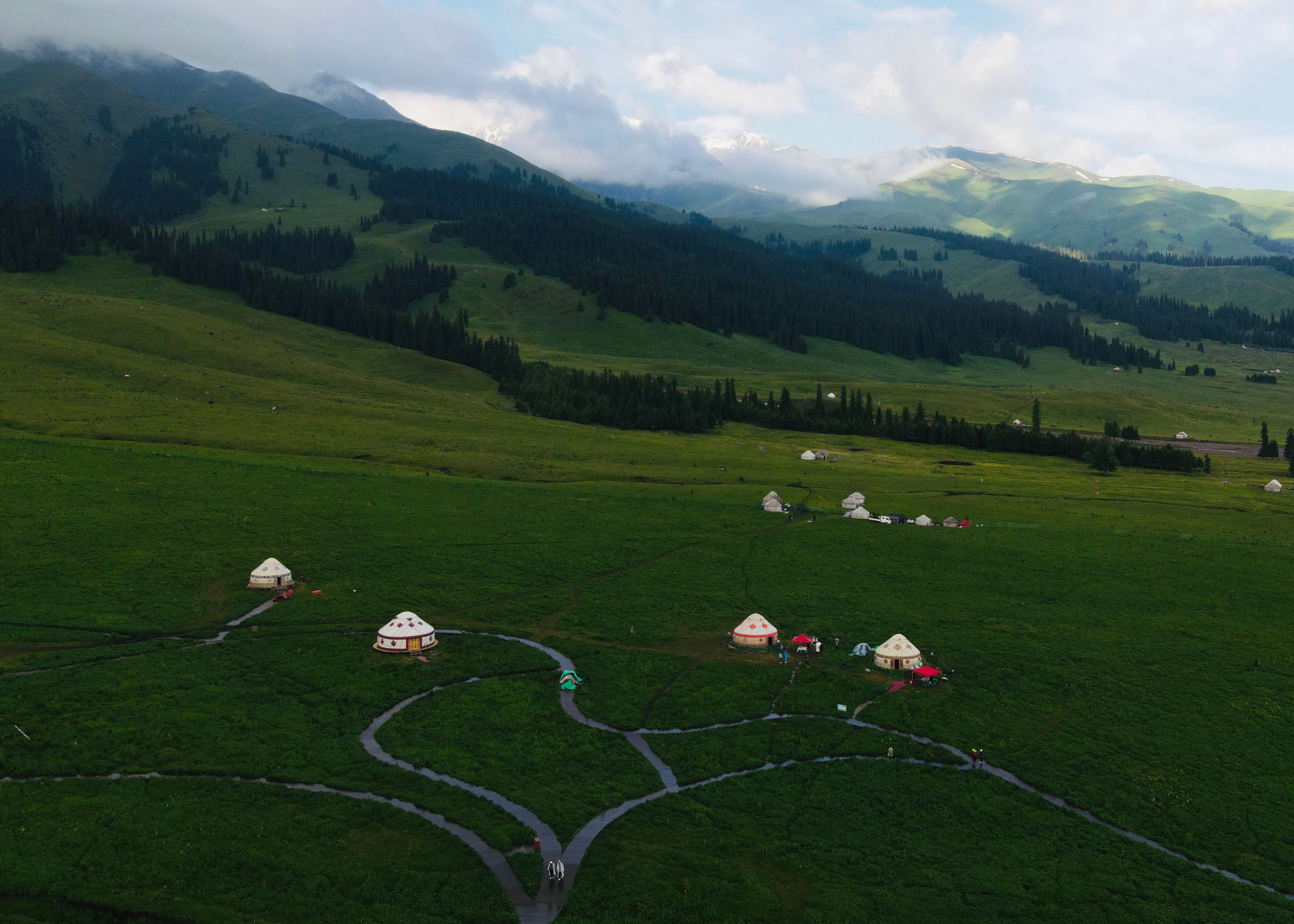 Tents in Village in Countryside · Free Stock Photo