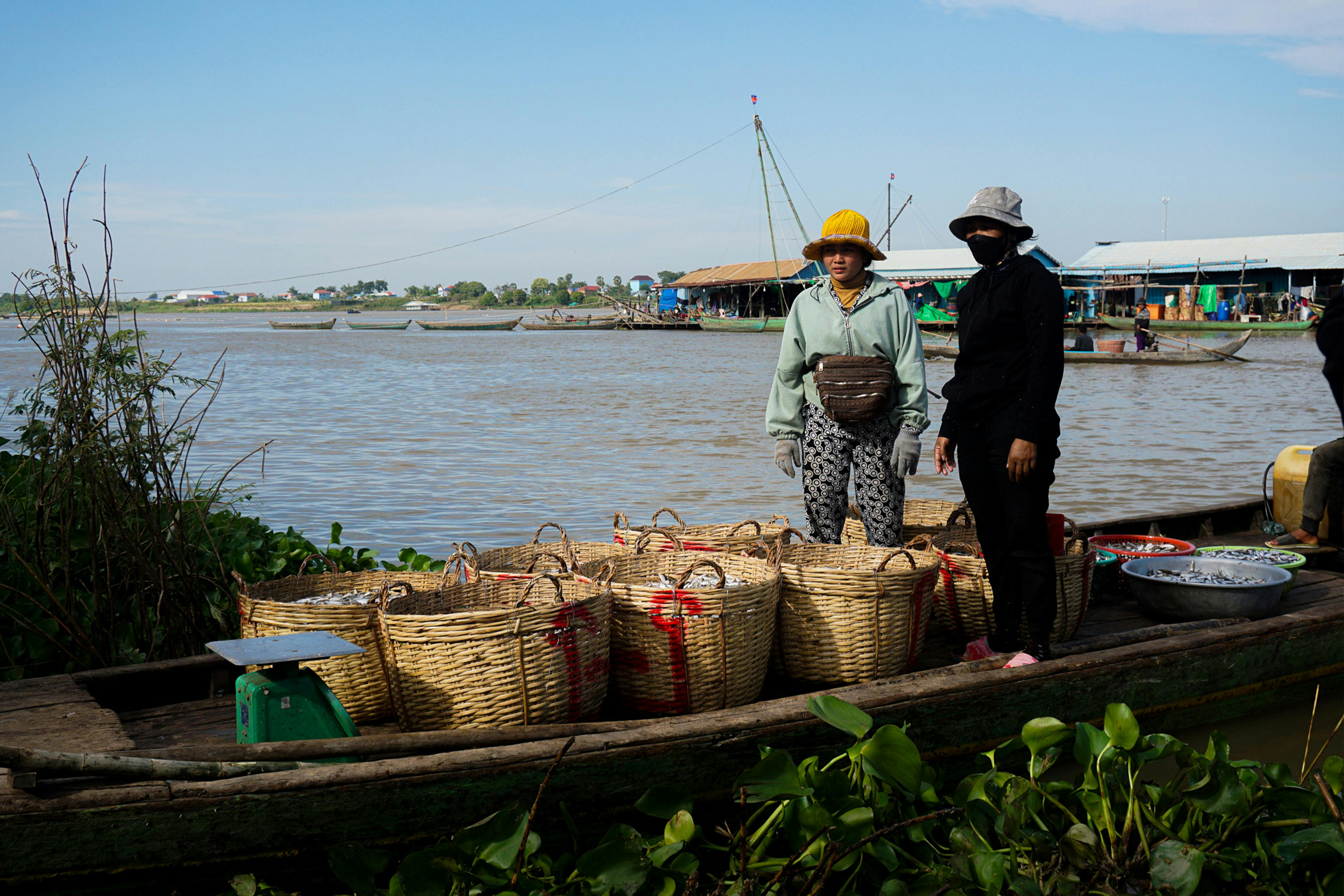 Two People in a Boat · Free Stock Photo