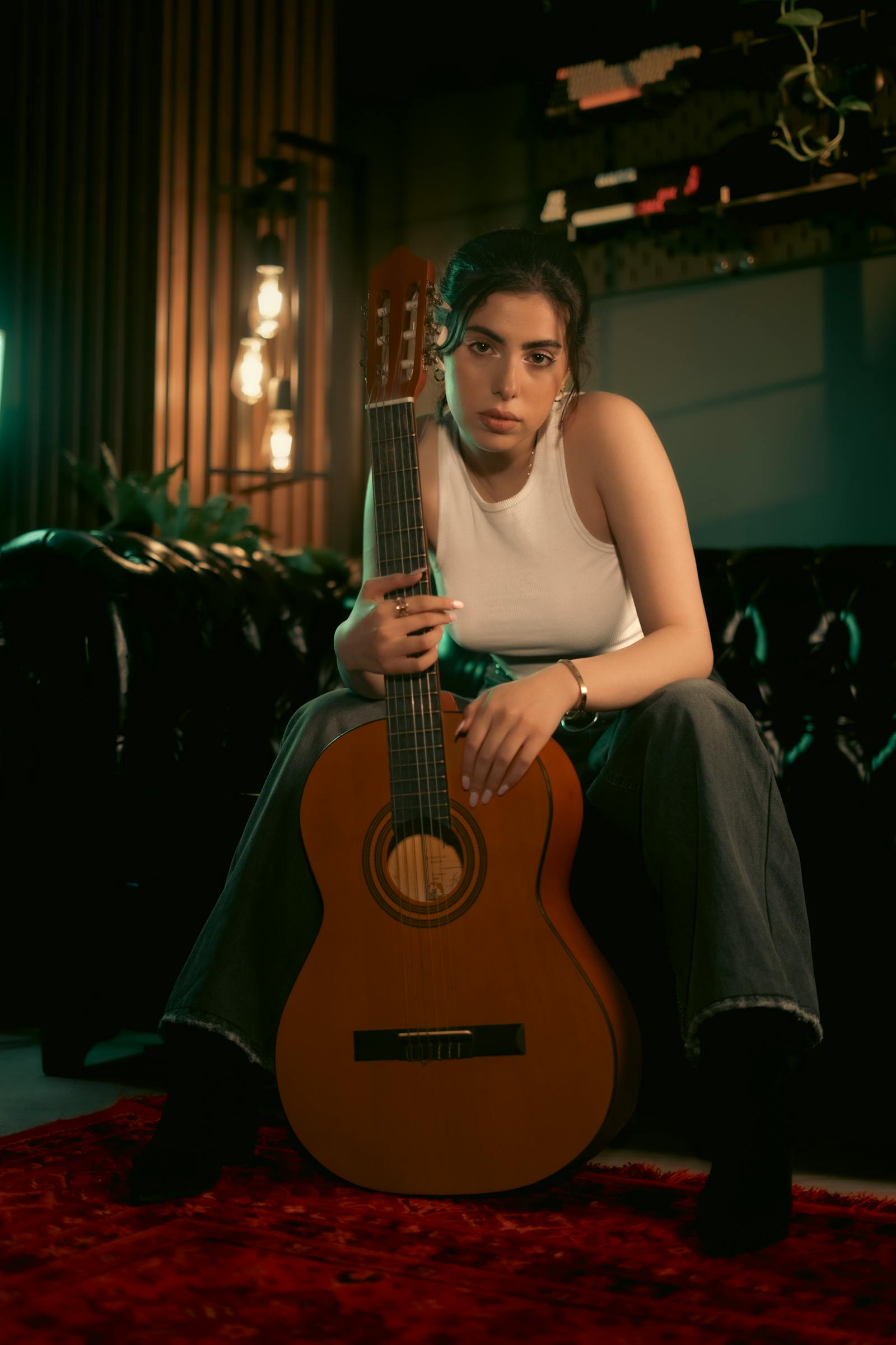 Guitar Poses Photos, Download The BEST Free Guitar Poses Stock Photos ...