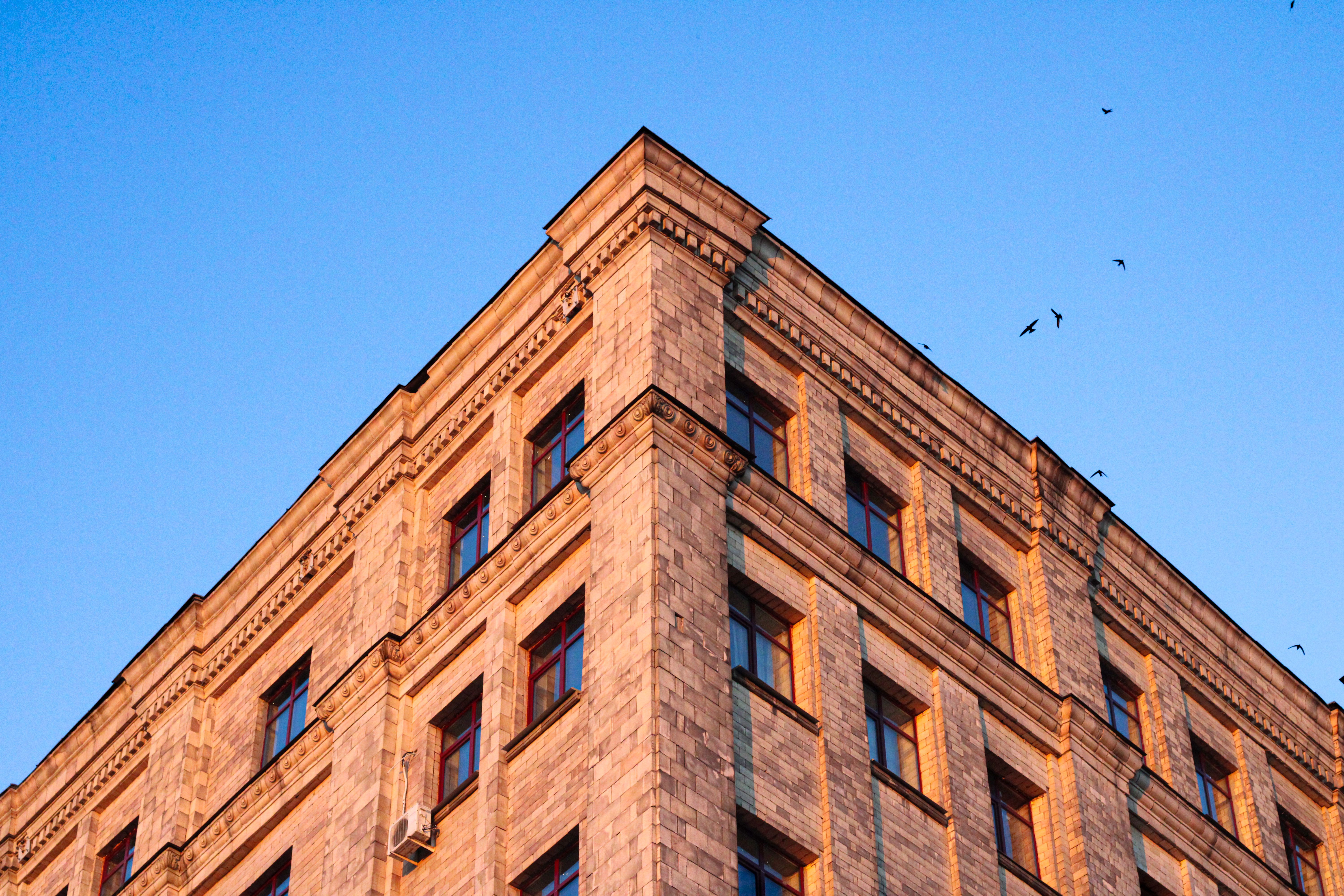 Corner of Building · Free Stock Photo