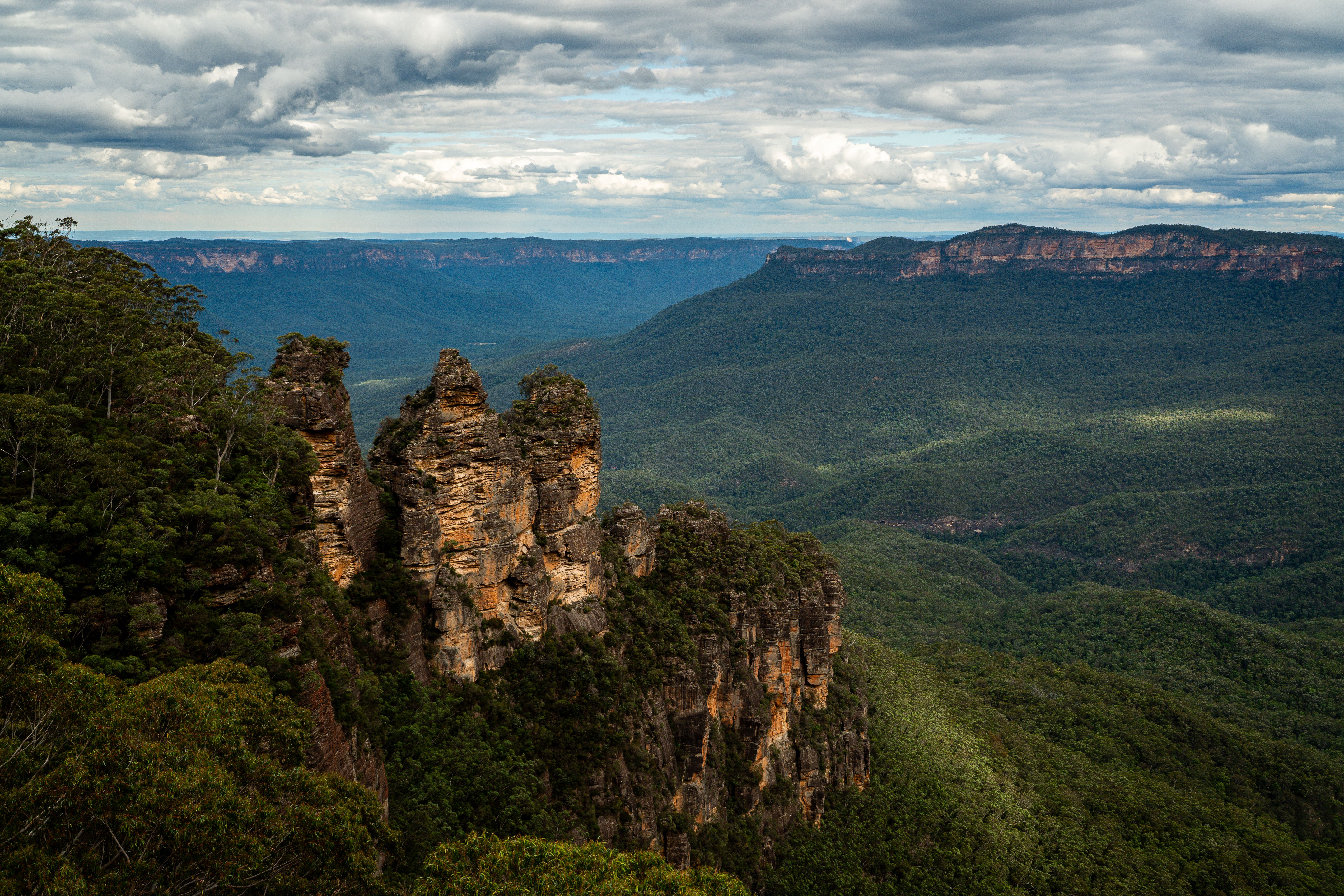 The Three Sisters Sandstone Rock Formation in the Blue Mountains, New ...