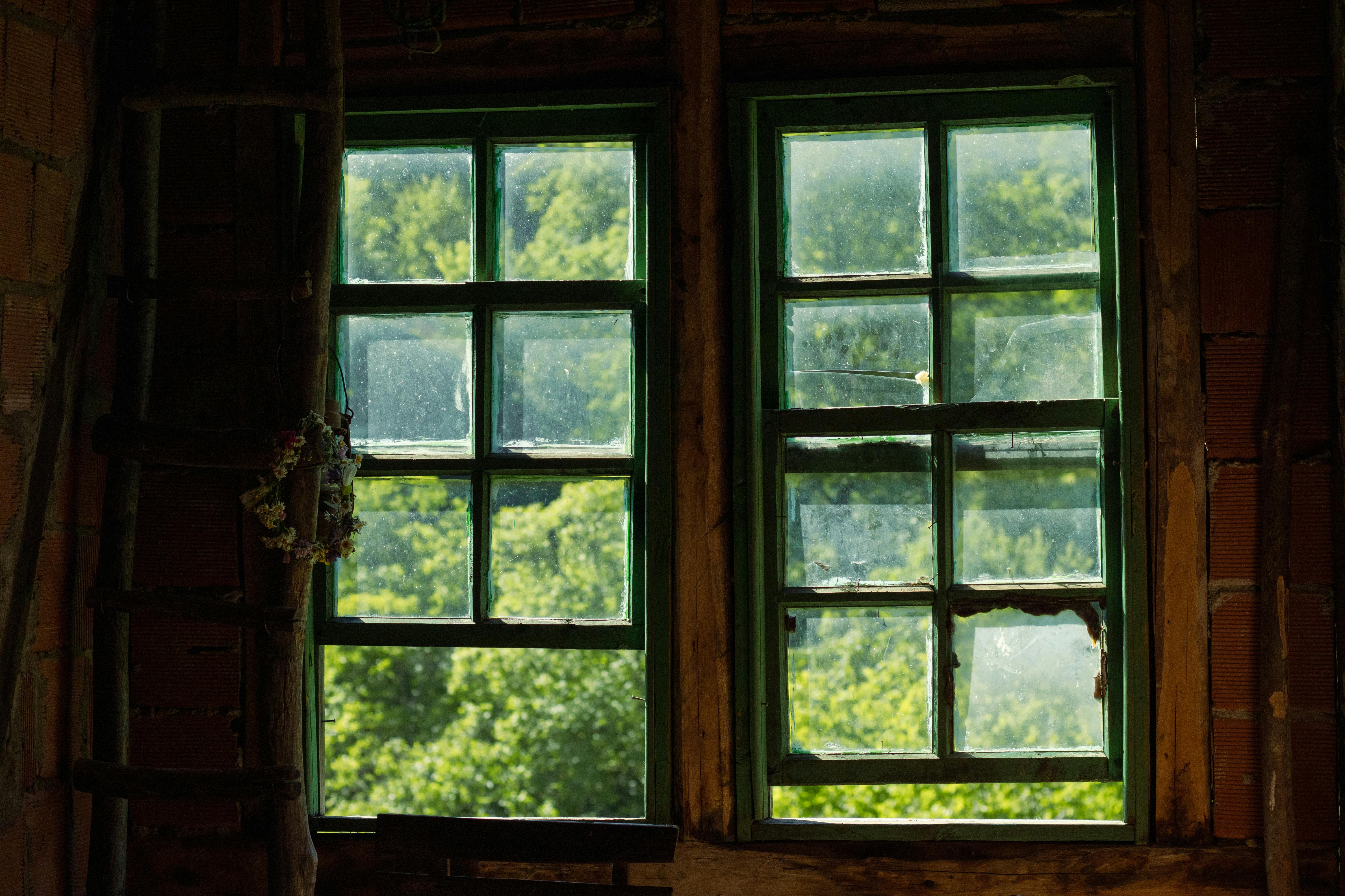 Windows in a House · Free Stock Photo