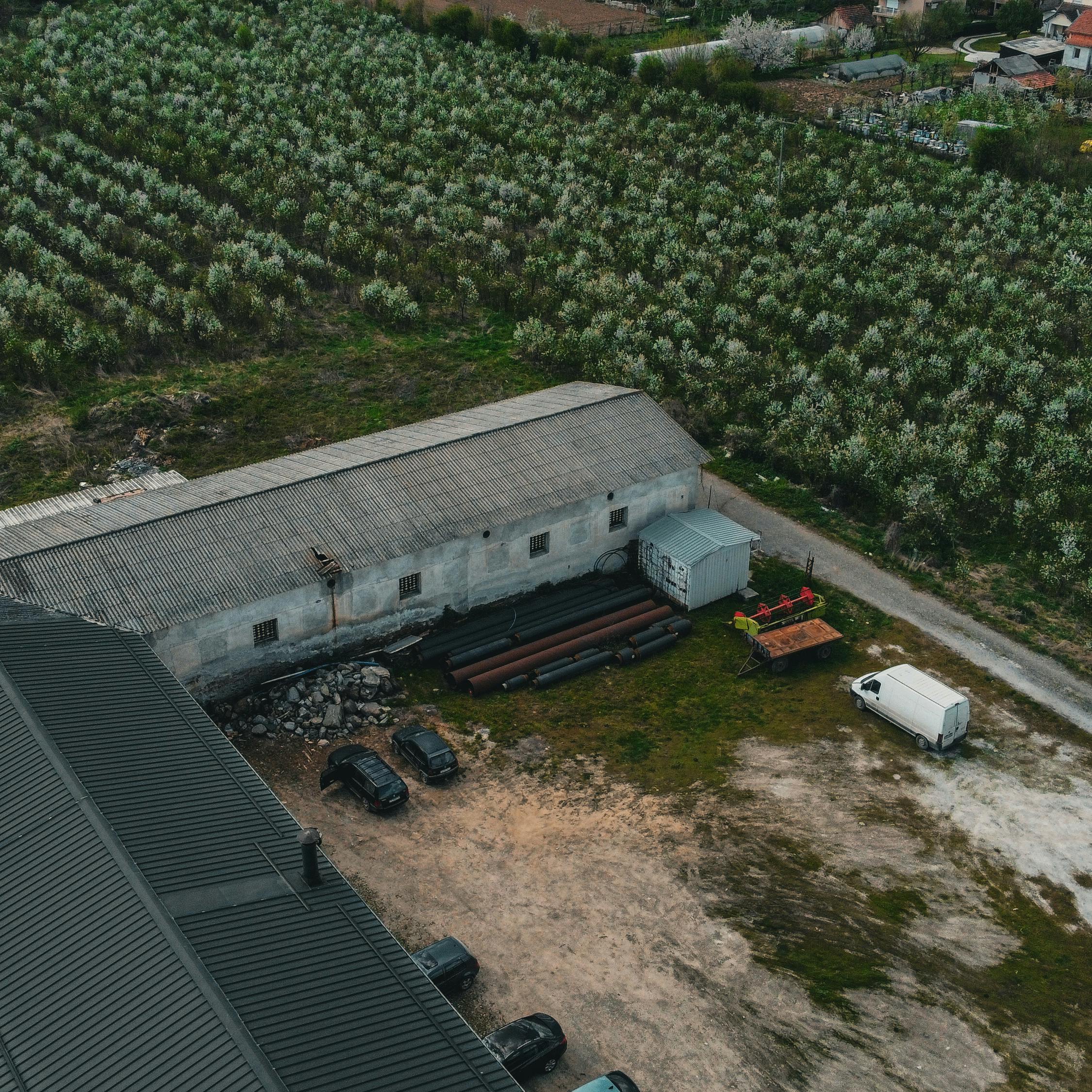 Farm in Countryside · Free Stock Photo