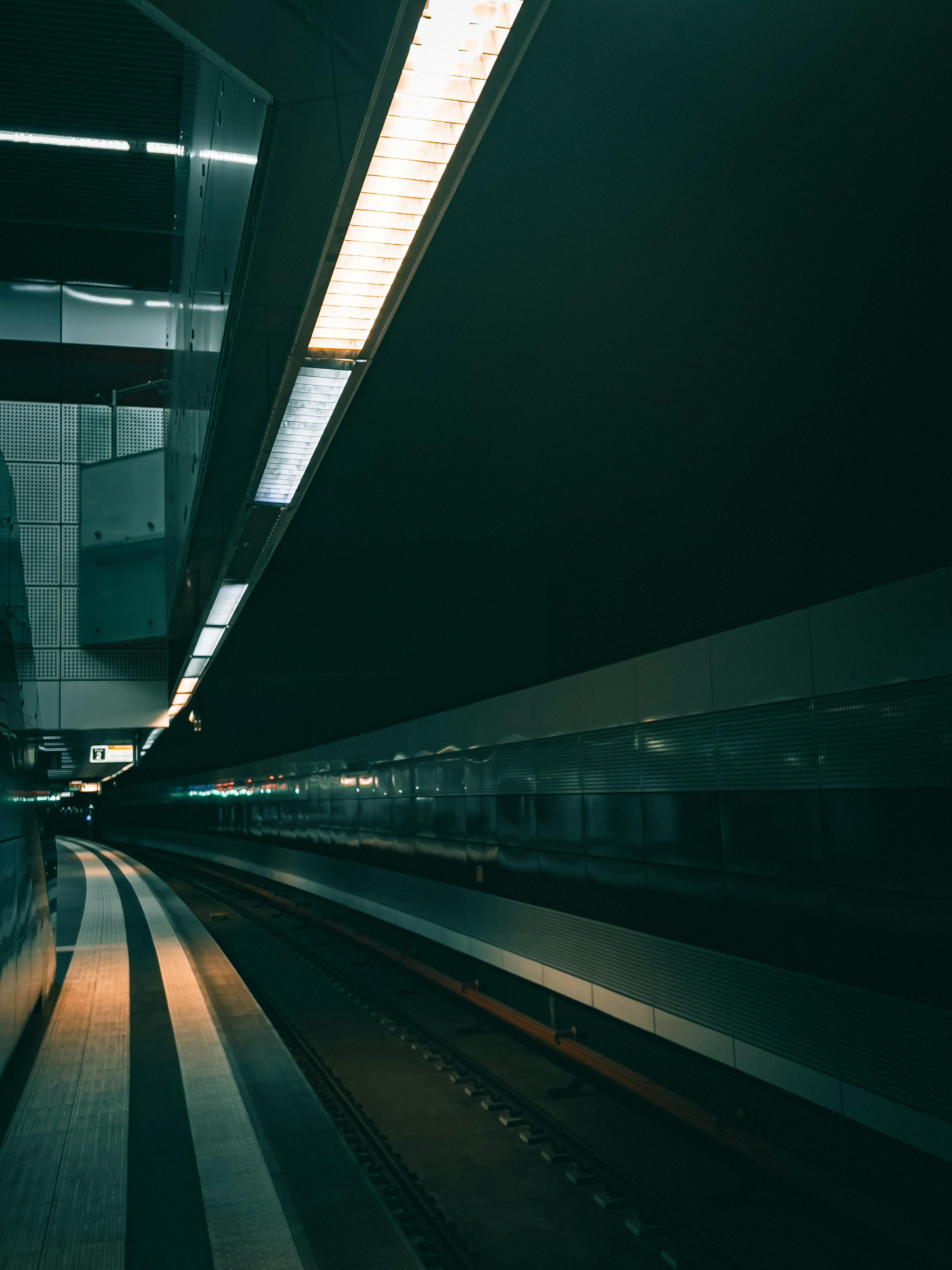 Subway Platform at Night · Free Stock Photo