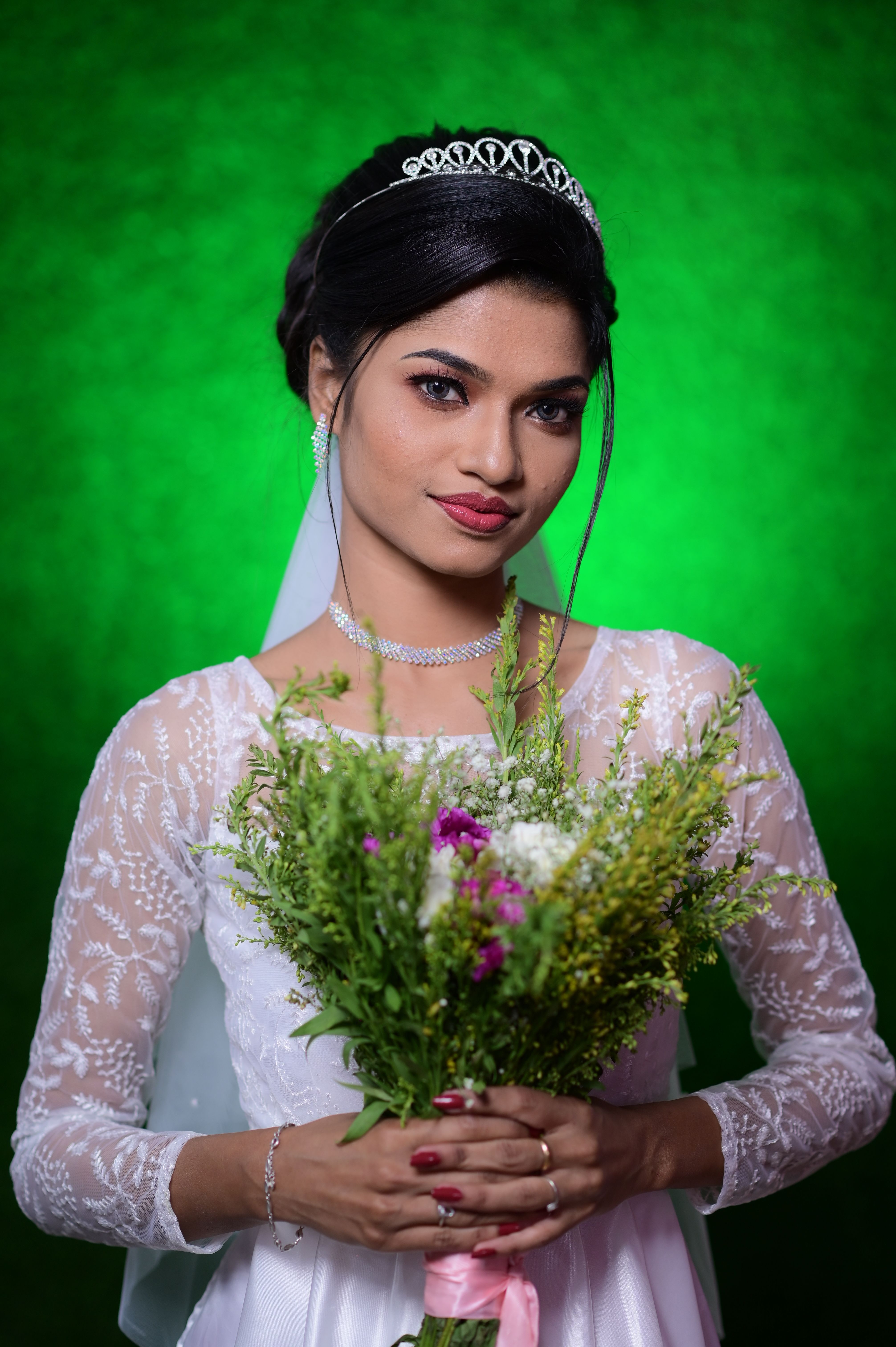 Portrait of Bride with Bouquet of Flowers · Free Stock Photo