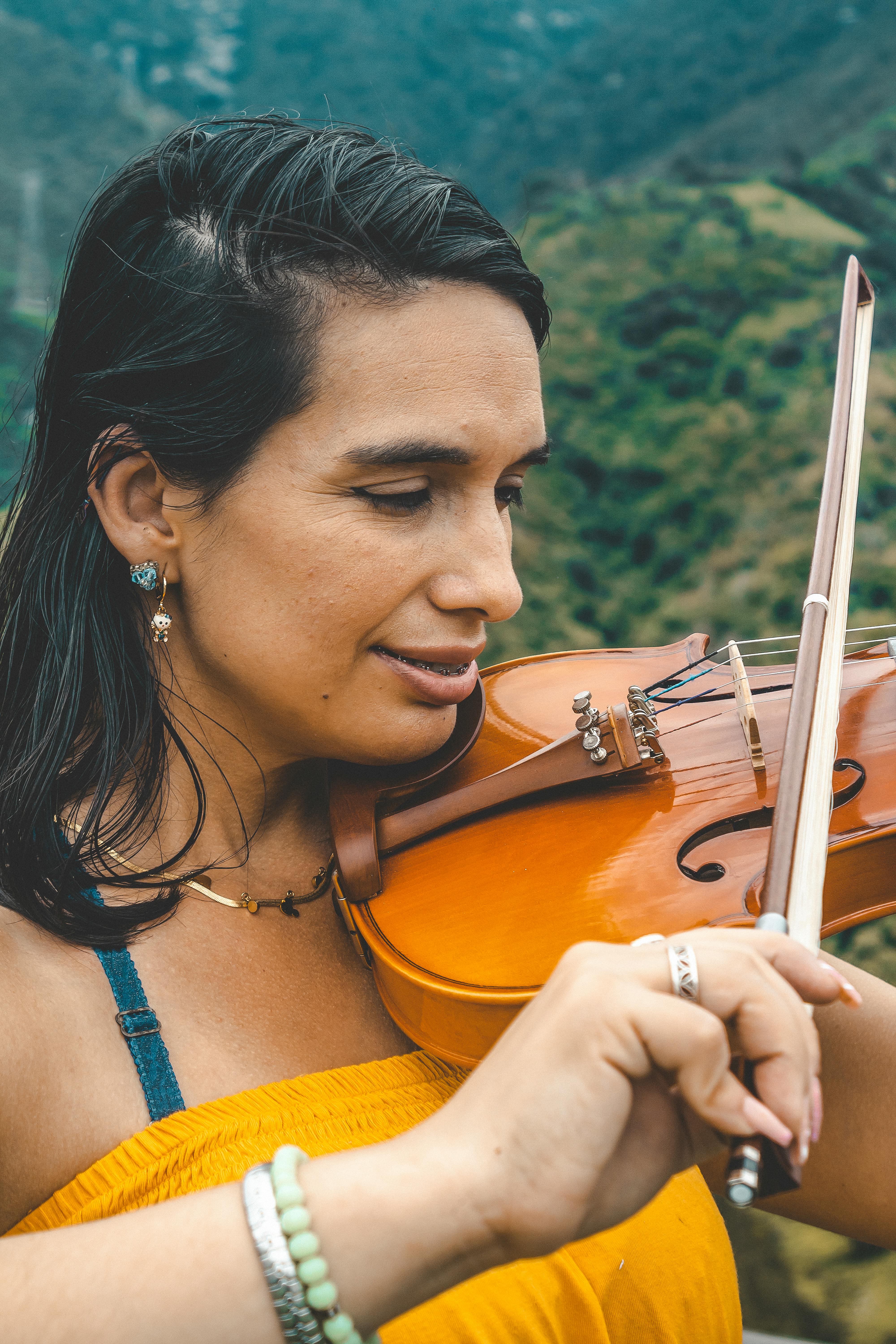 Violin Posture Photos, Download The BEST Free Violin Posture Stock ...